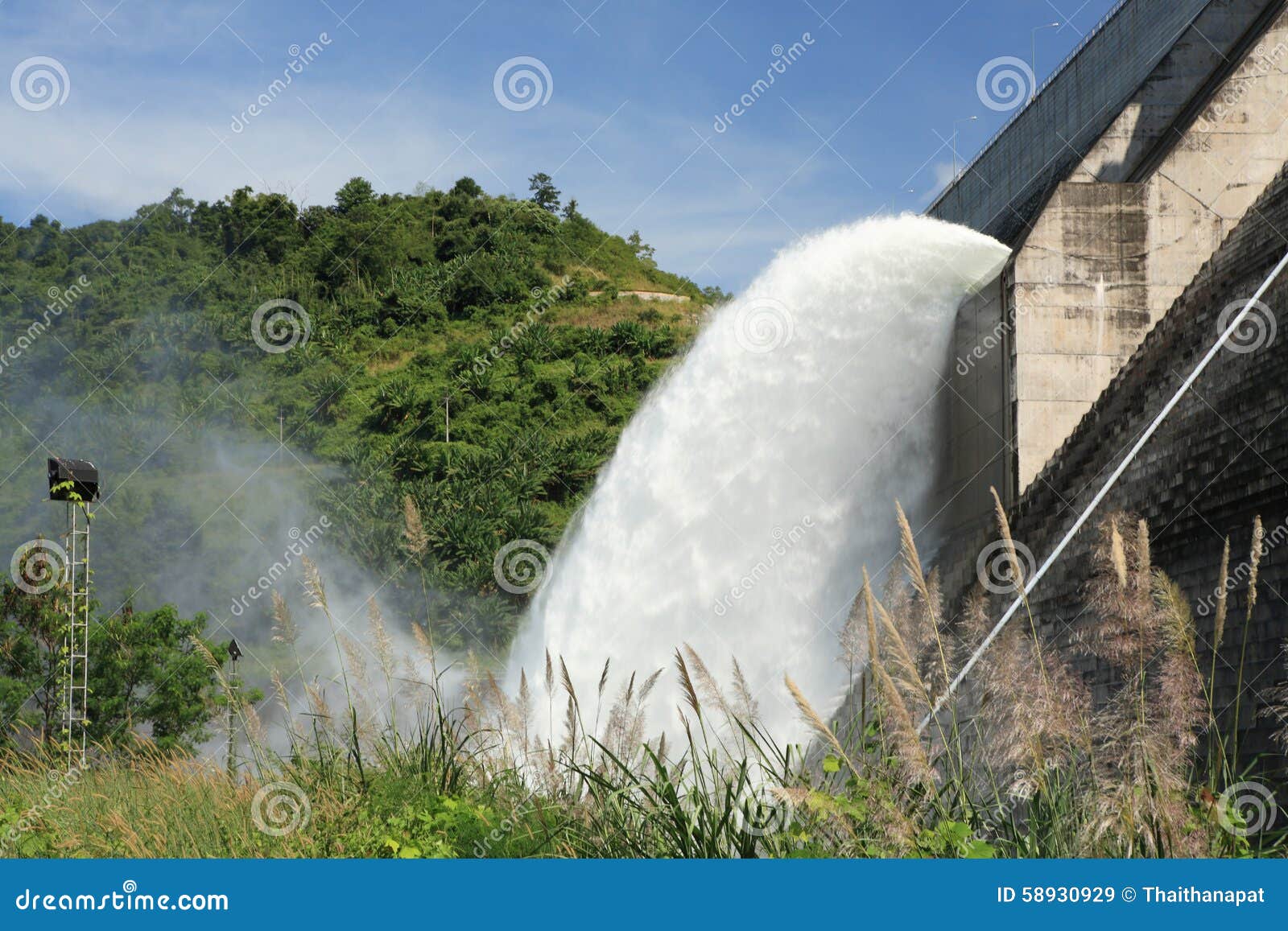 Hydro electric dam stock image. Image of exposure, overflow - 58930929