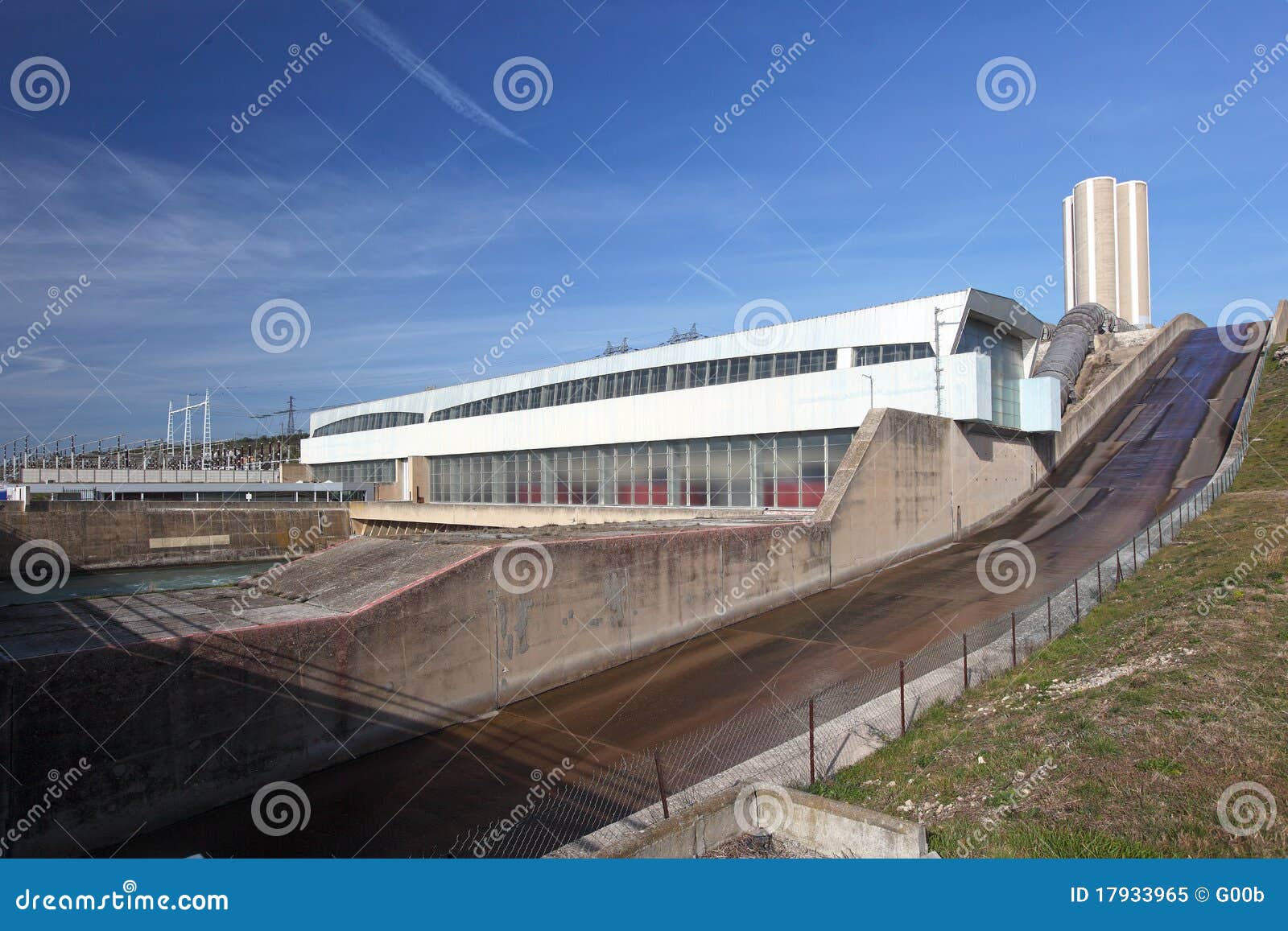 Hydroelectric facility stock image. Image of concrete - 17933965