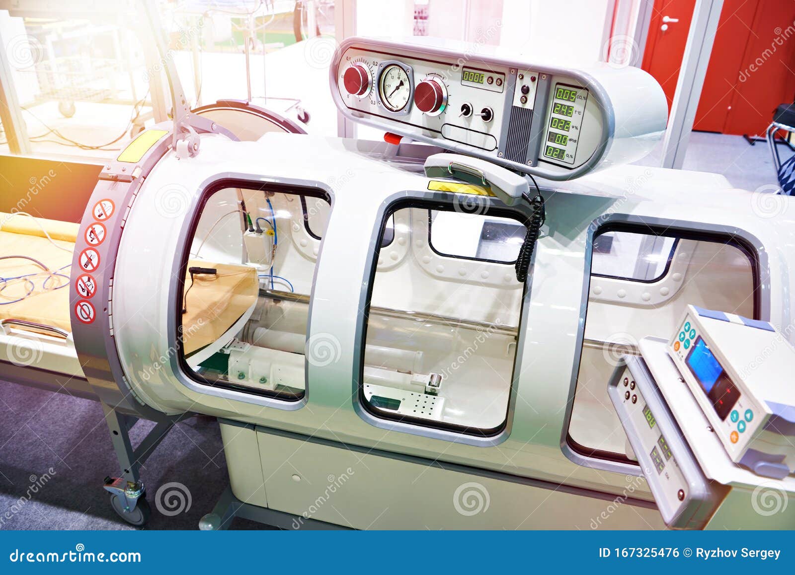Hyperbaric medical chamber stock photo. Image of metal - 167325476