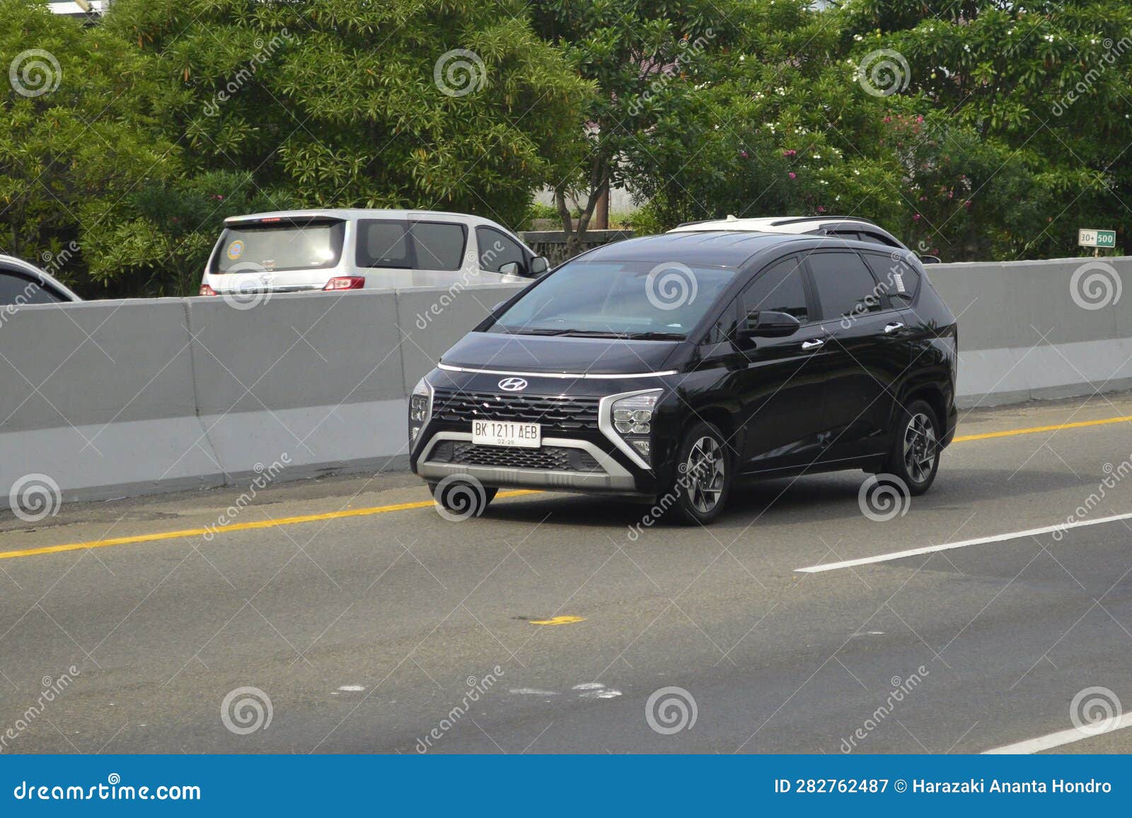 Hyundai Stargazer Prime 2023 Editorial Photography - Image of wheel ...