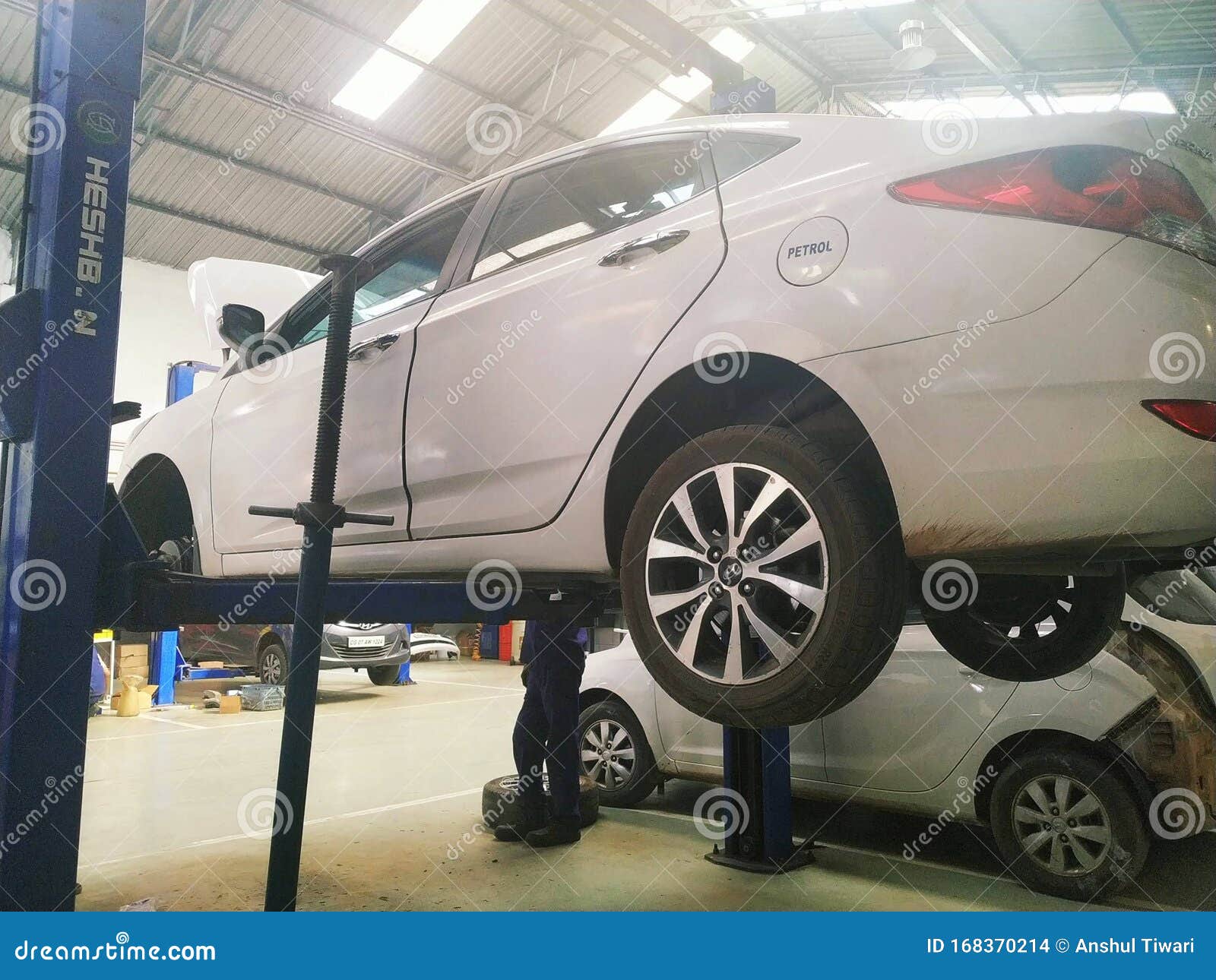 Hyundai Verna Car Car Workshop Petrol Editorial Stock Image - Image of ...