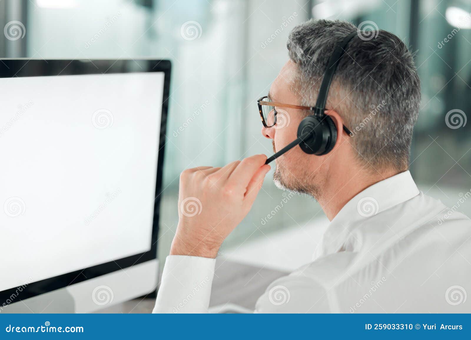 I Can Hear You Loud and Clear. an Unrecognisable Customer Service Agent ...