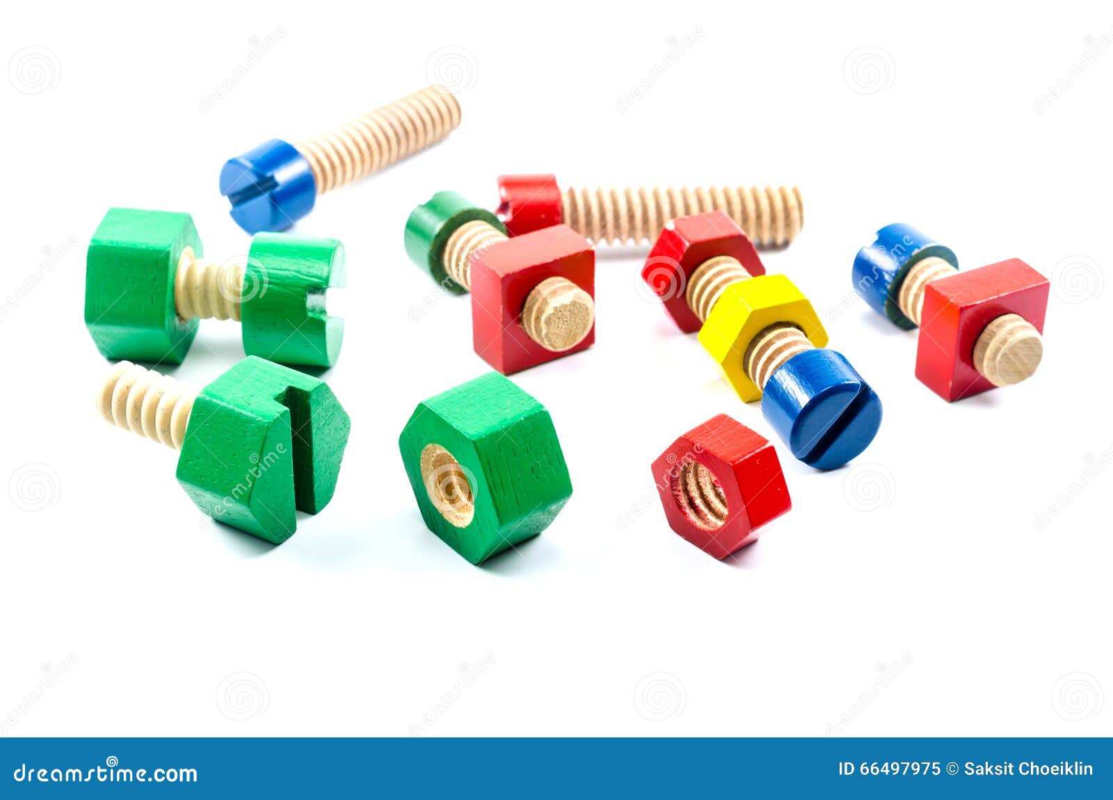 I Dadi Di Legno Variopinti - E - Bulloni Giocano Immagine Stock ...