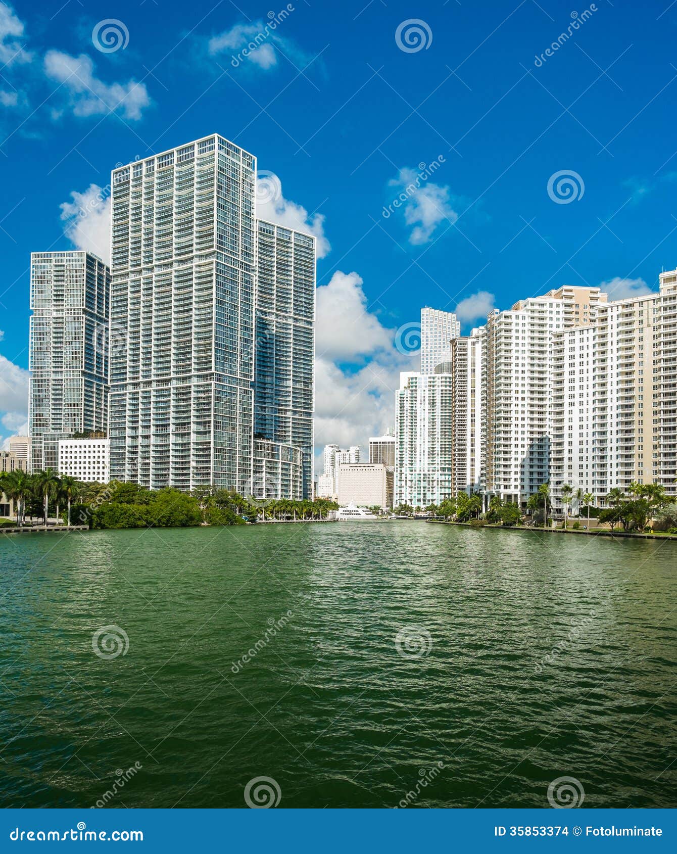 I stadens centrum Miami arkivfoto. Bild av stad, florida - 35853374