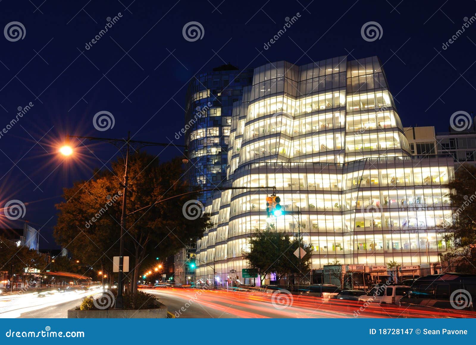 IAC Building editorial photography. Image of manhattan - 18728147