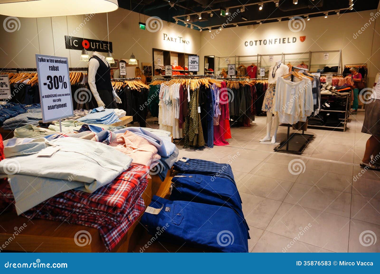 IC Outlet interior editorial stock photo. Image of store - 35876583