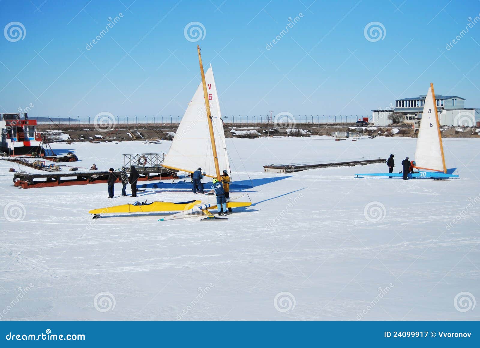 Ice Boat Racing Team editorial photography. Image of white - 24099917