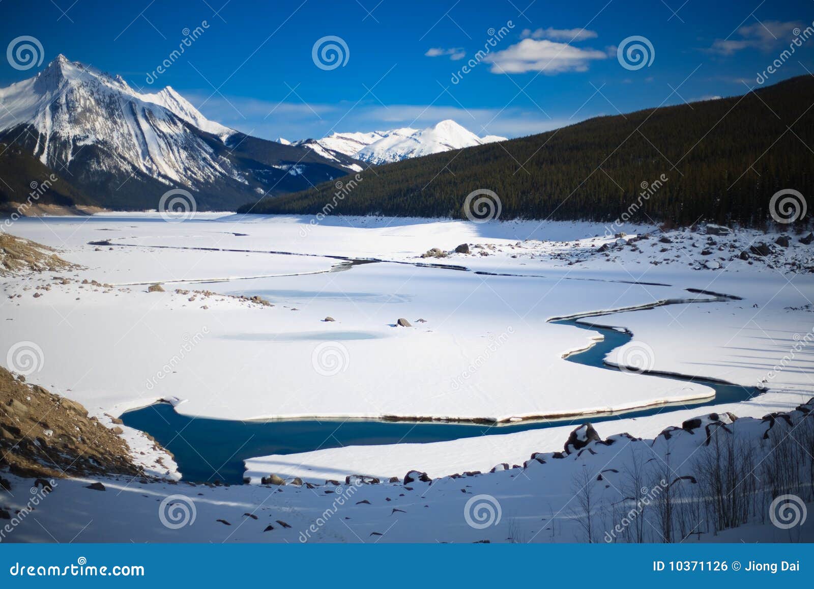 Ice Breaking at Medicine Lake at Rock Mountain Stock Photo - Image of ...