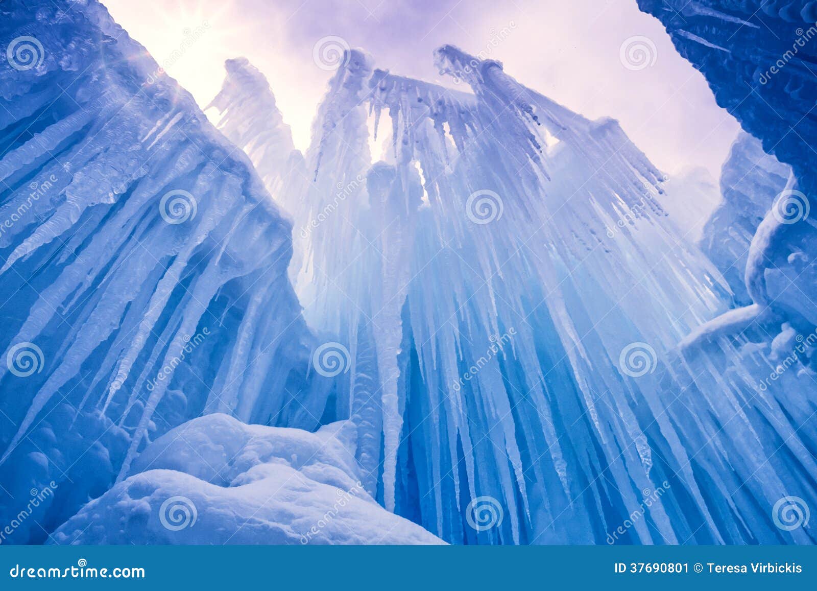 Ice Castles Icicles and Ice Formations Stock Image - Image of dripping ...