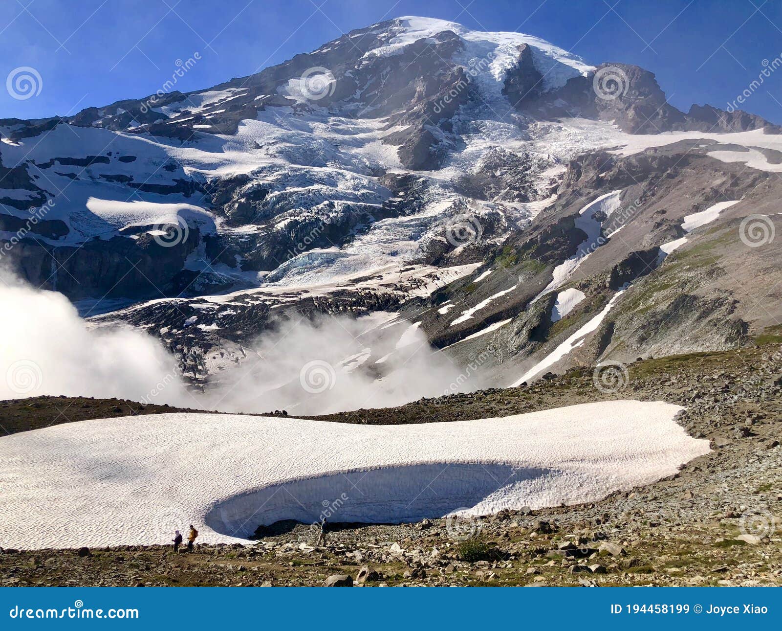 Ice cave, Mt Rainier editorial stock image. Image of skyline - 194458199