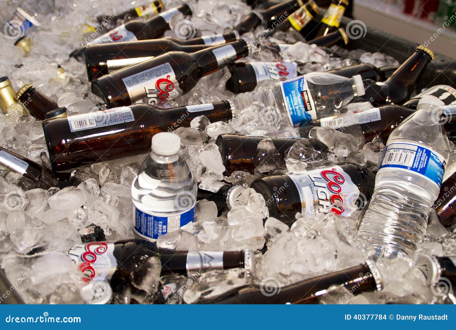 Ice Cold Holiday Party Drinks Editorial Stock Image - Image of ...