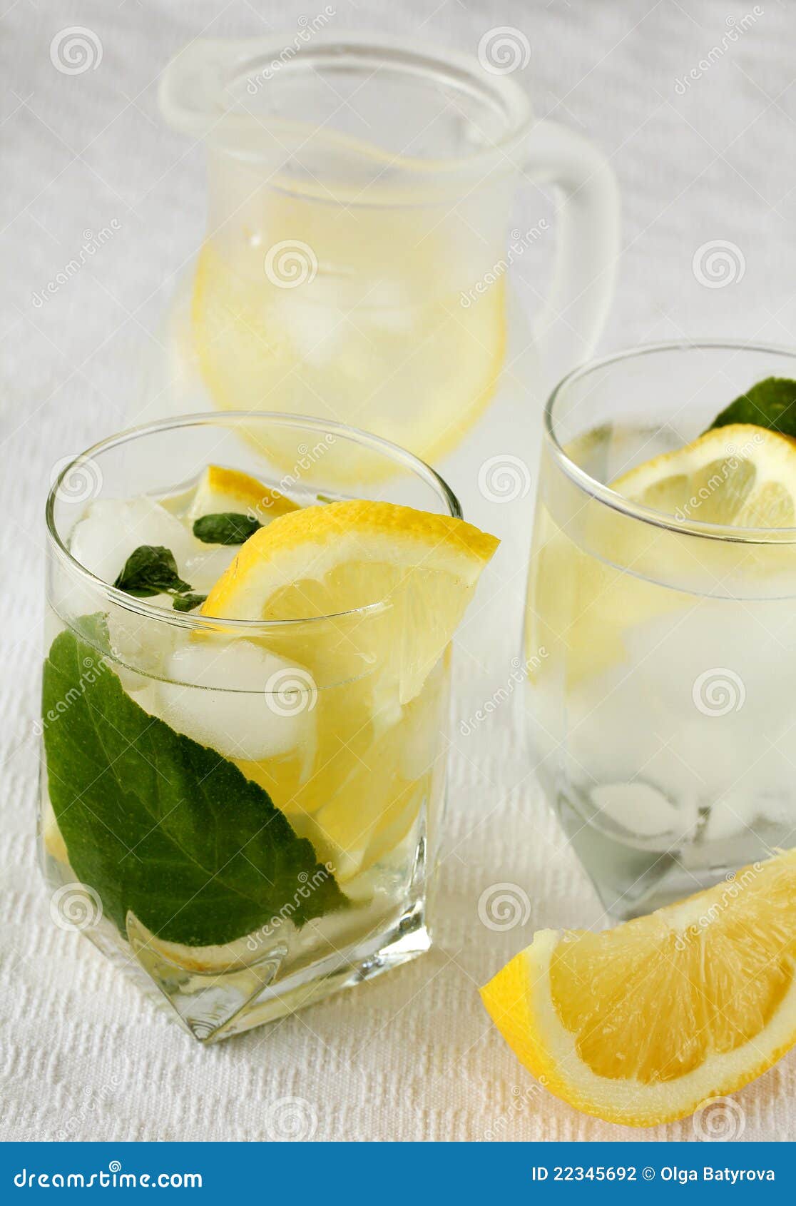 Ice Cold Lemonade stock photo. Image of nonalcoholic - 22345692