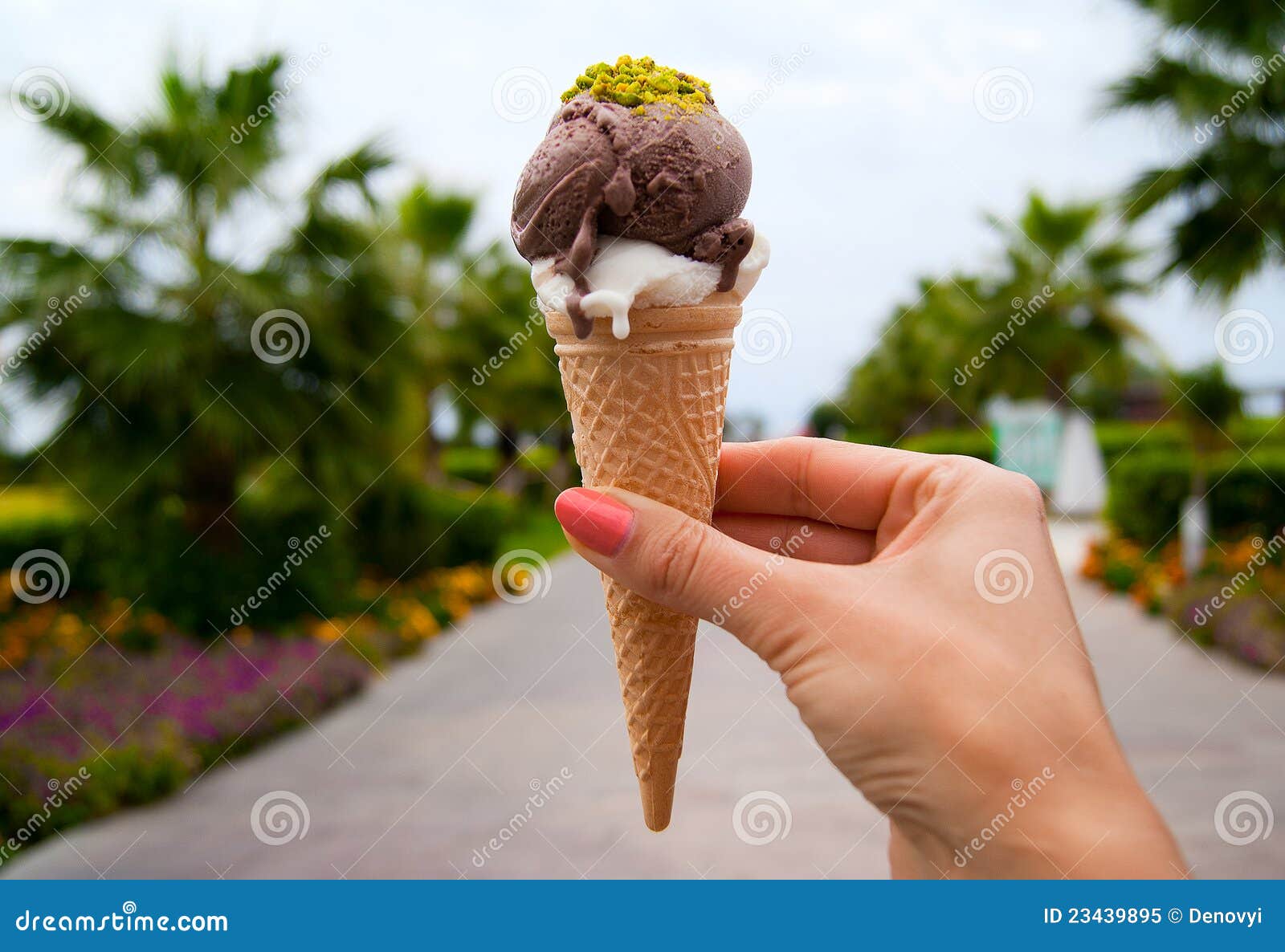 Ice Cream Cone in Woman Hand Stock Image - Image of detail, scoop: 23439895