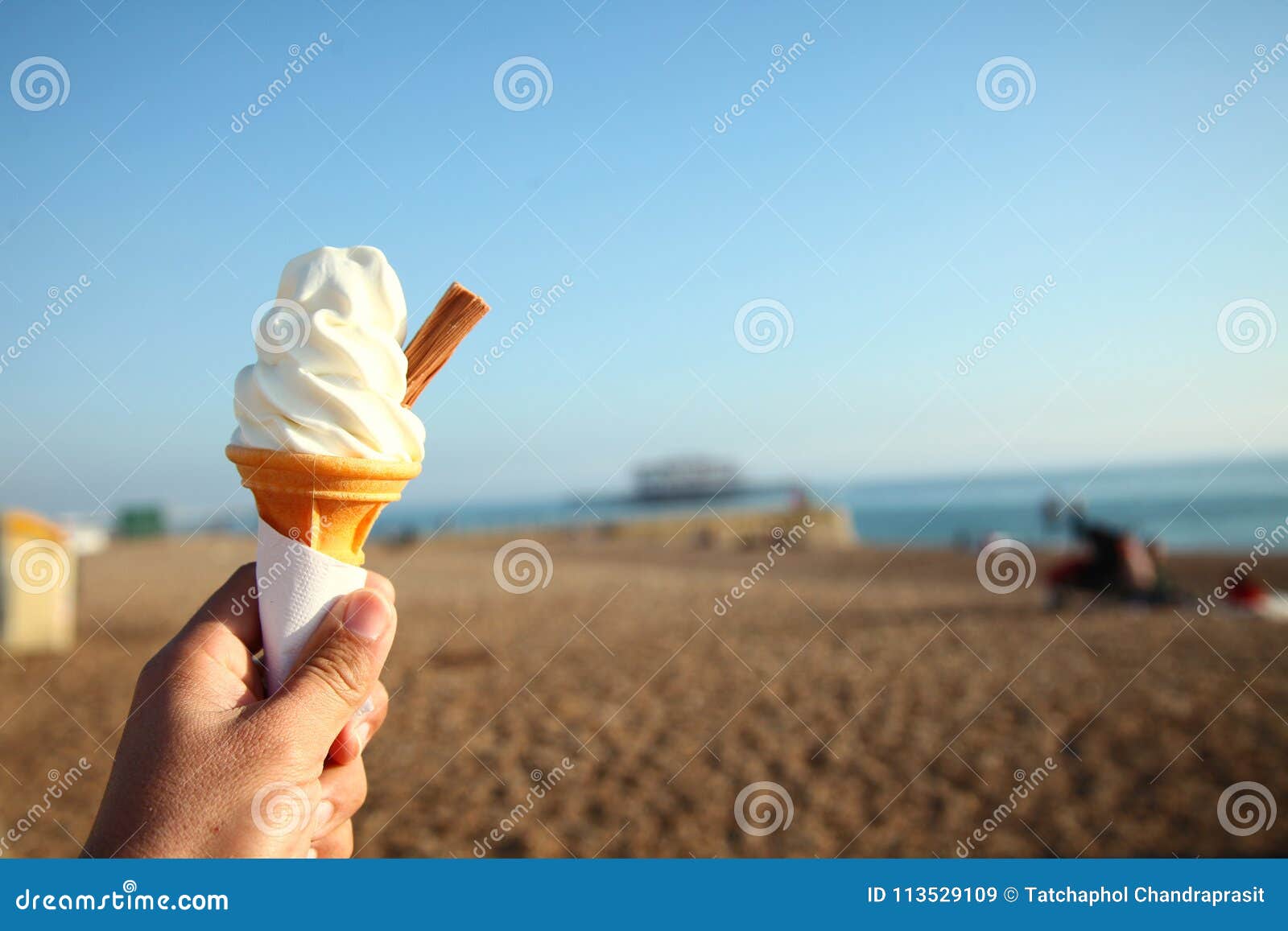 Ice cream in hand. stock image. Image of melt, handle - 113529109