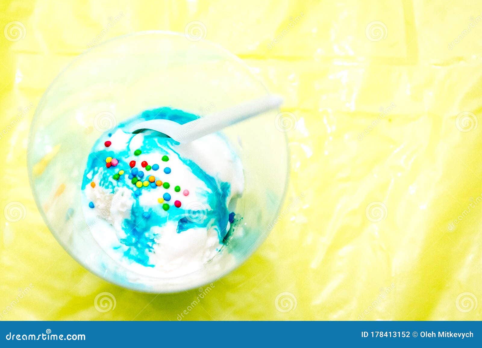 Ice Cream Handmade in a Plate Stock Photo - Image of berry, napkin ...