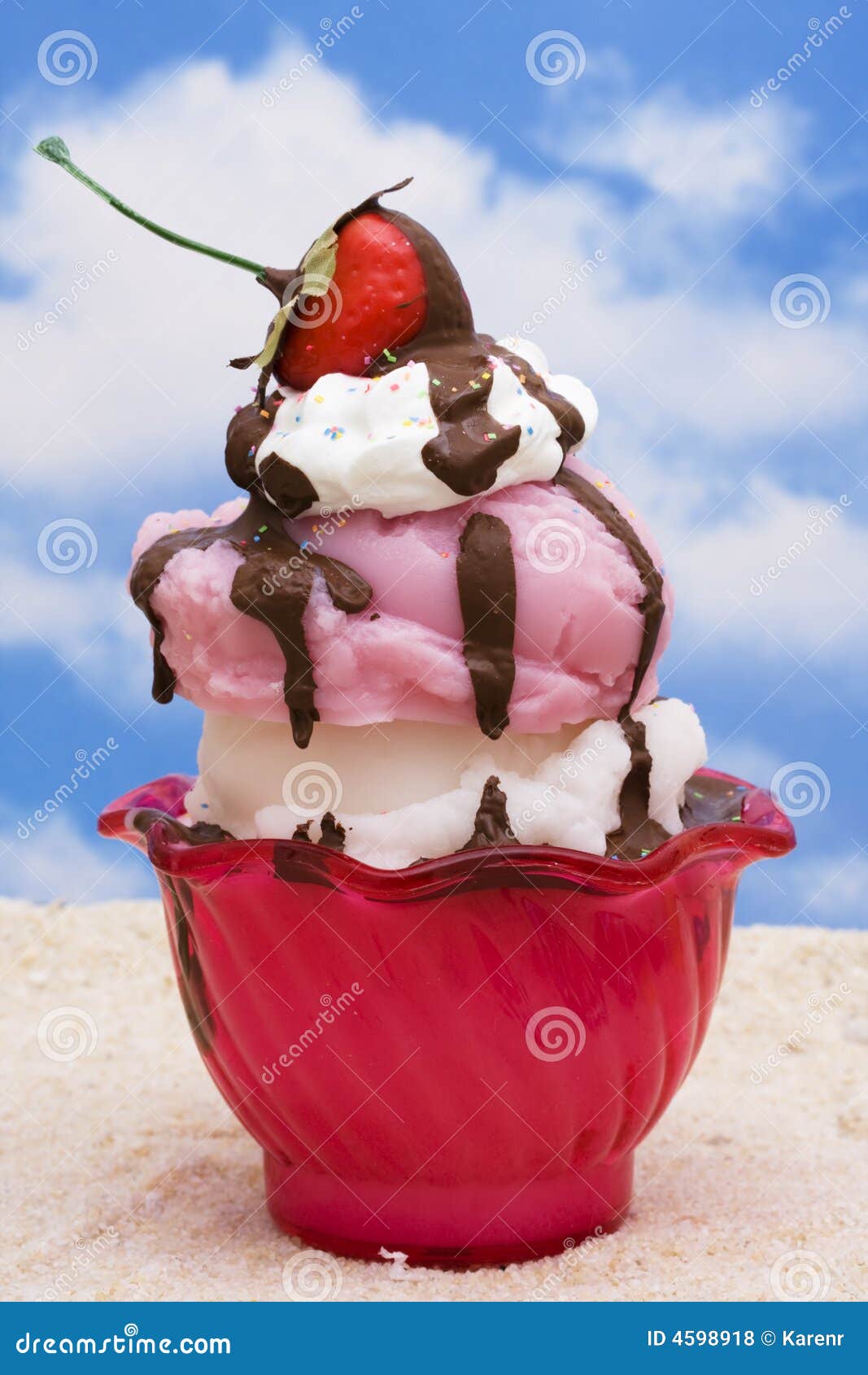 Ice-cream Sundae stock photo. Image of dish, sprinkles - 4598918