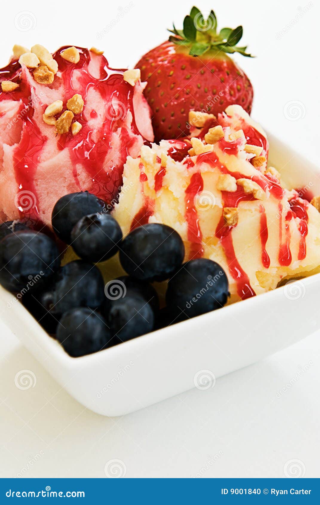 Ice Cream Sundae stock photo. Image of dessert, gourmet - 9001840