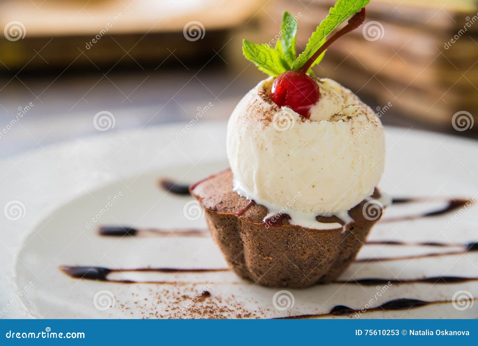 Ice cream sundae cupcake stock image. Image of home, cream - 75610253