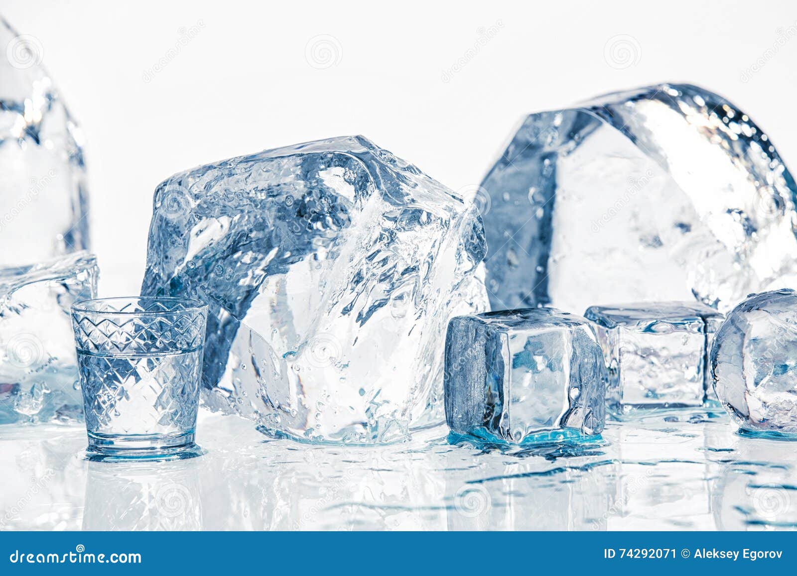 Ice cubes on the table stock image. Image of liquid, drink - 74292071
