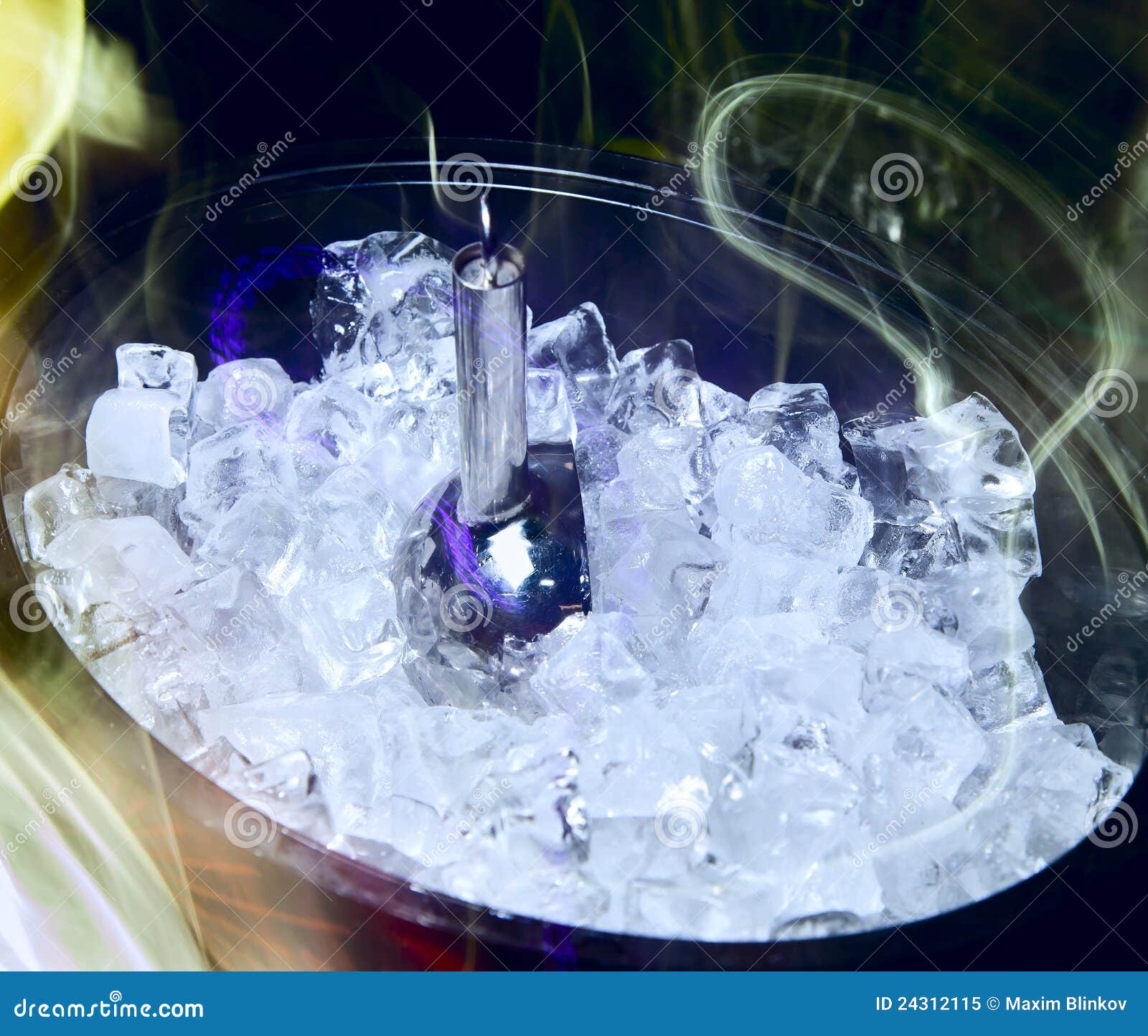Ice for Drinks and Cocktails Stock Image - Image of abstract, drinks ...