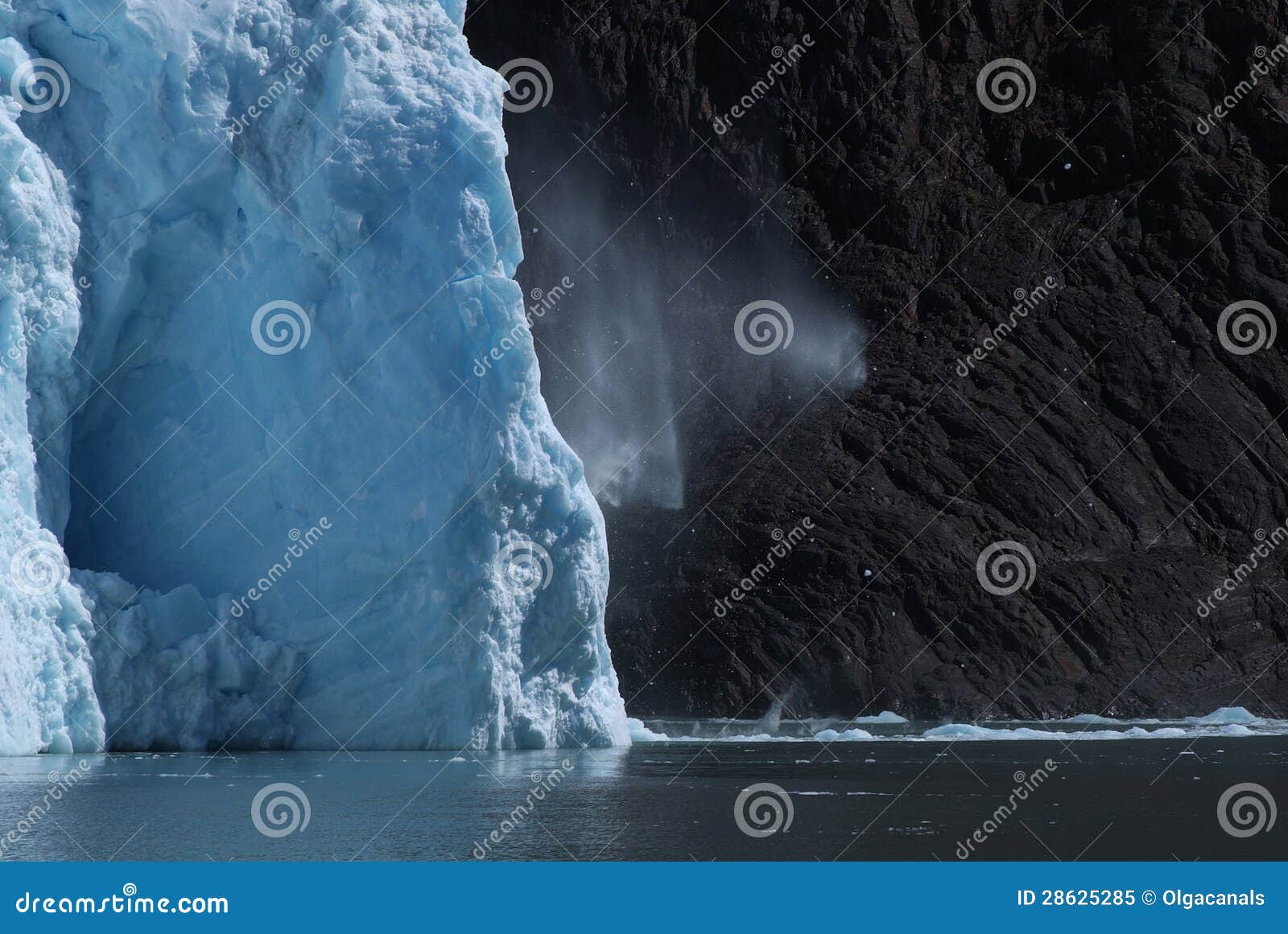 Ice Falling Off the Glacier Stock Image - Image of lake, nature: 28625285