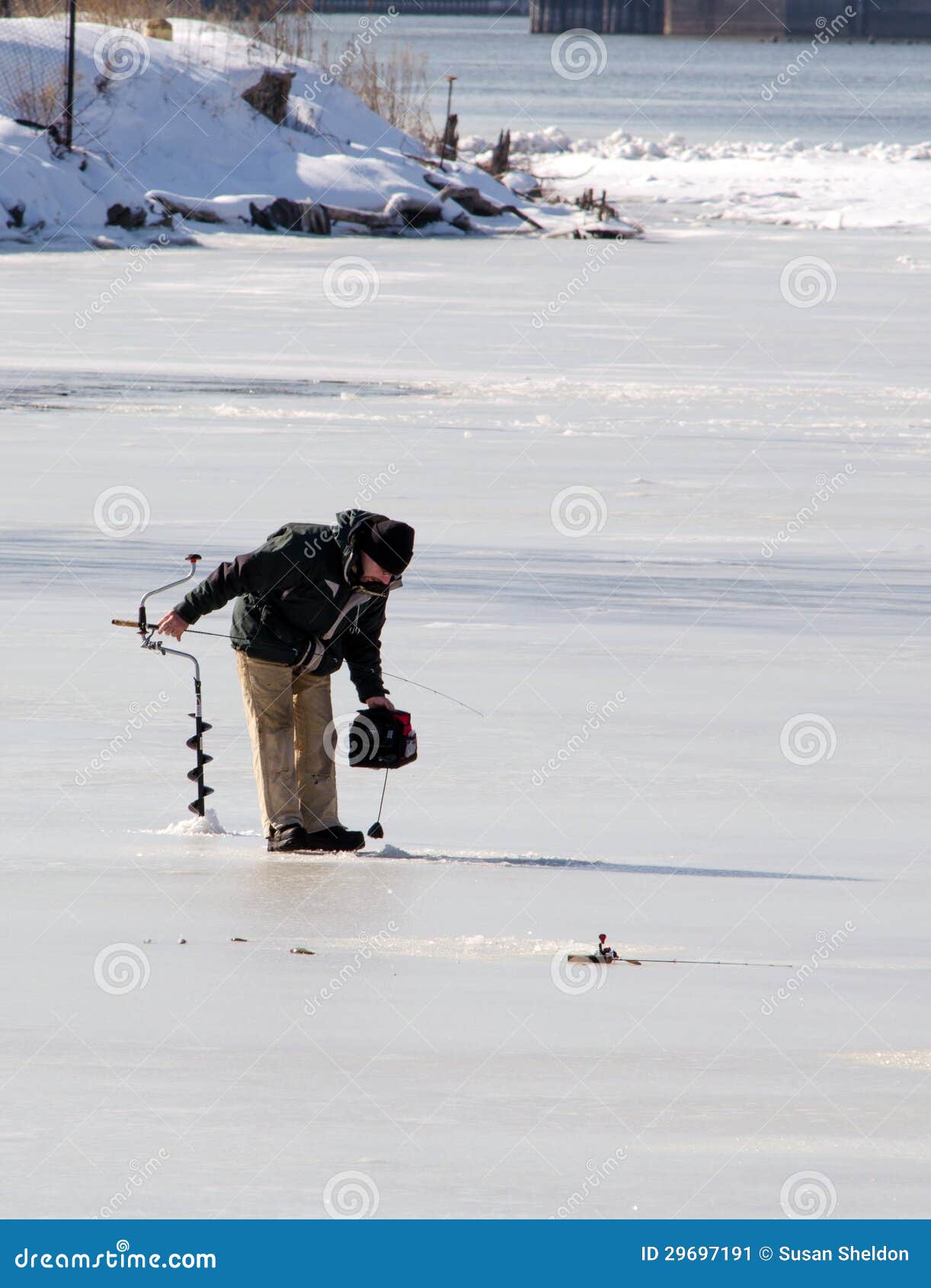 Ice fisherman editorial photo. Image of sport, fishing - 29697191