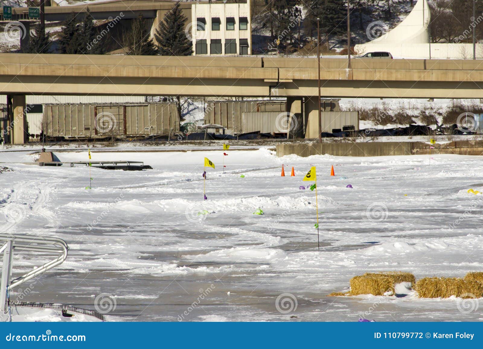 Ice Golf Course in Duluth, Minnesota Stock Photo - Image of lake, golf ...