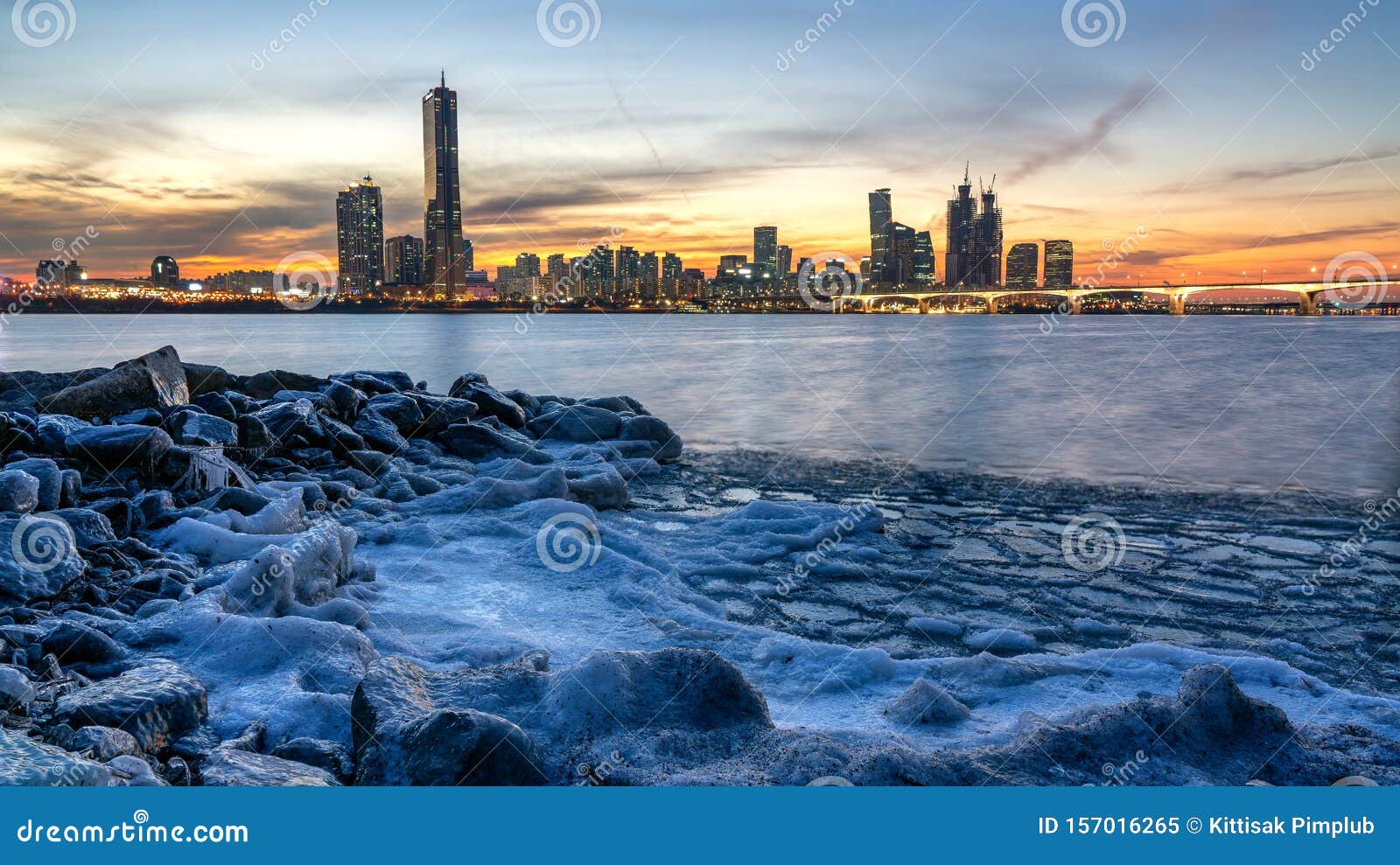 Han River in Winter Session at Twilight Time Stock Image - Image of ...