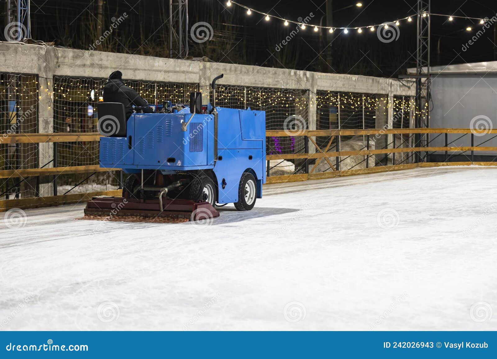 Ice leveling machine stock image. Image of arena, occupation - 242026943