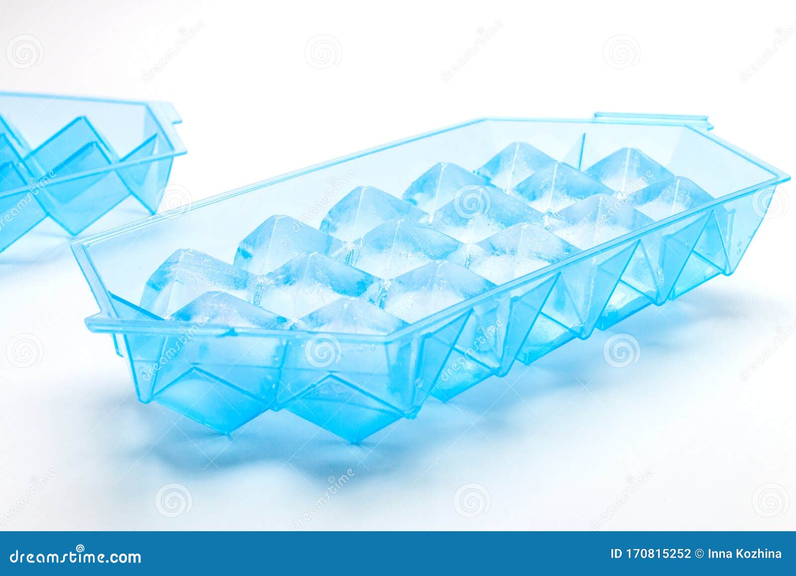 Ice Mold, Ice Cube Rack with Cover Stock Illustration - Illustration of ...
