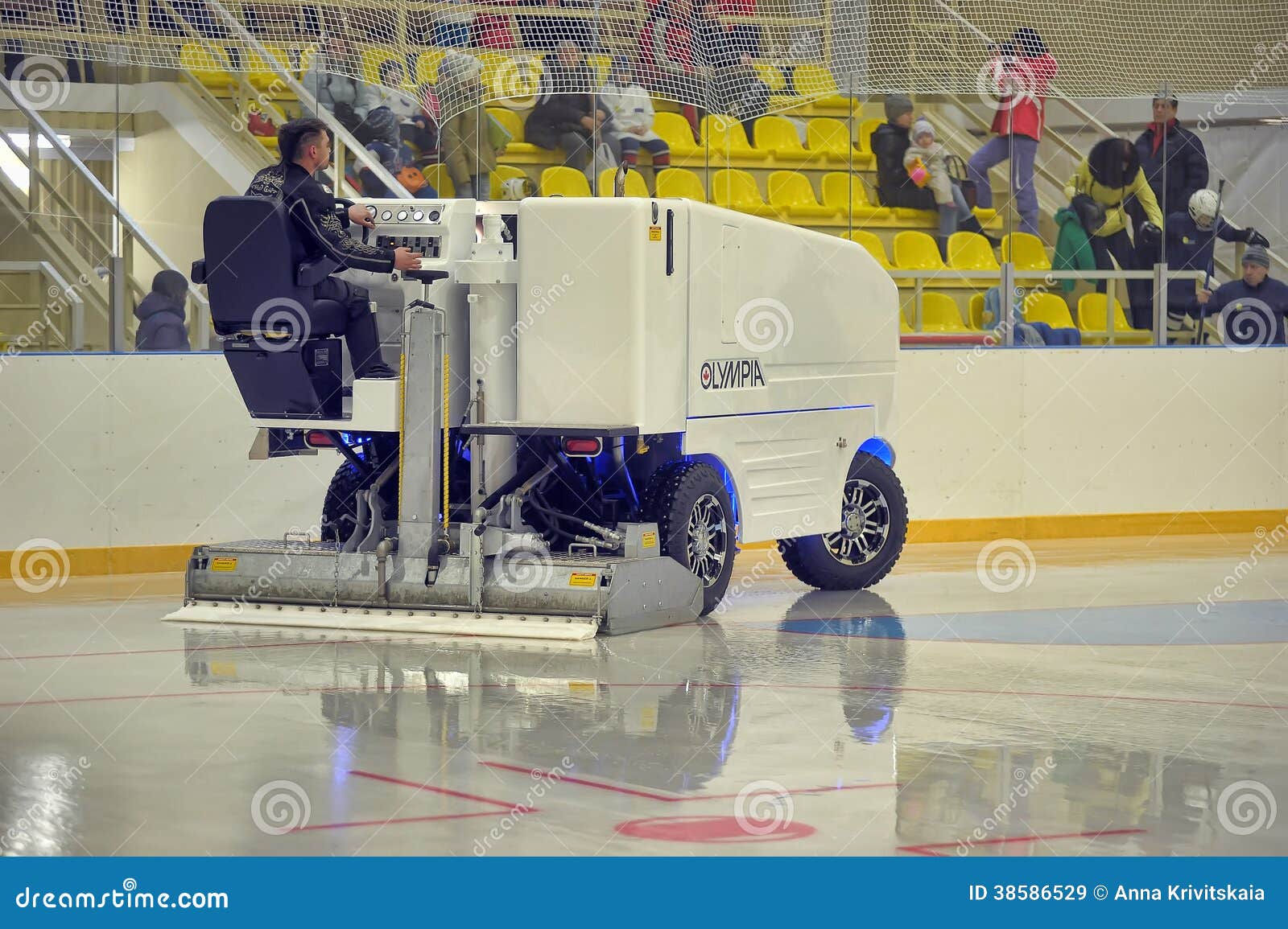 Ice resurfacing machine editorial stock image. Image of driver - 38586529