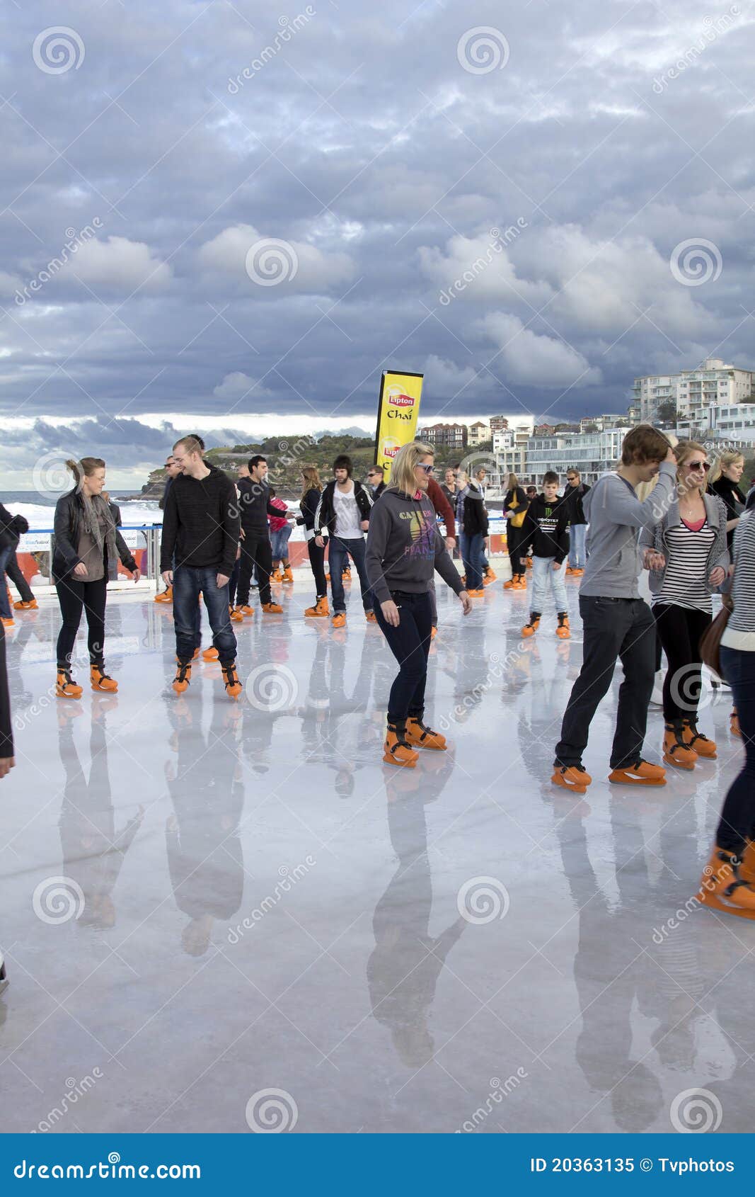 Ice skating on a beach editorial image. Image of pacific - 20363135
