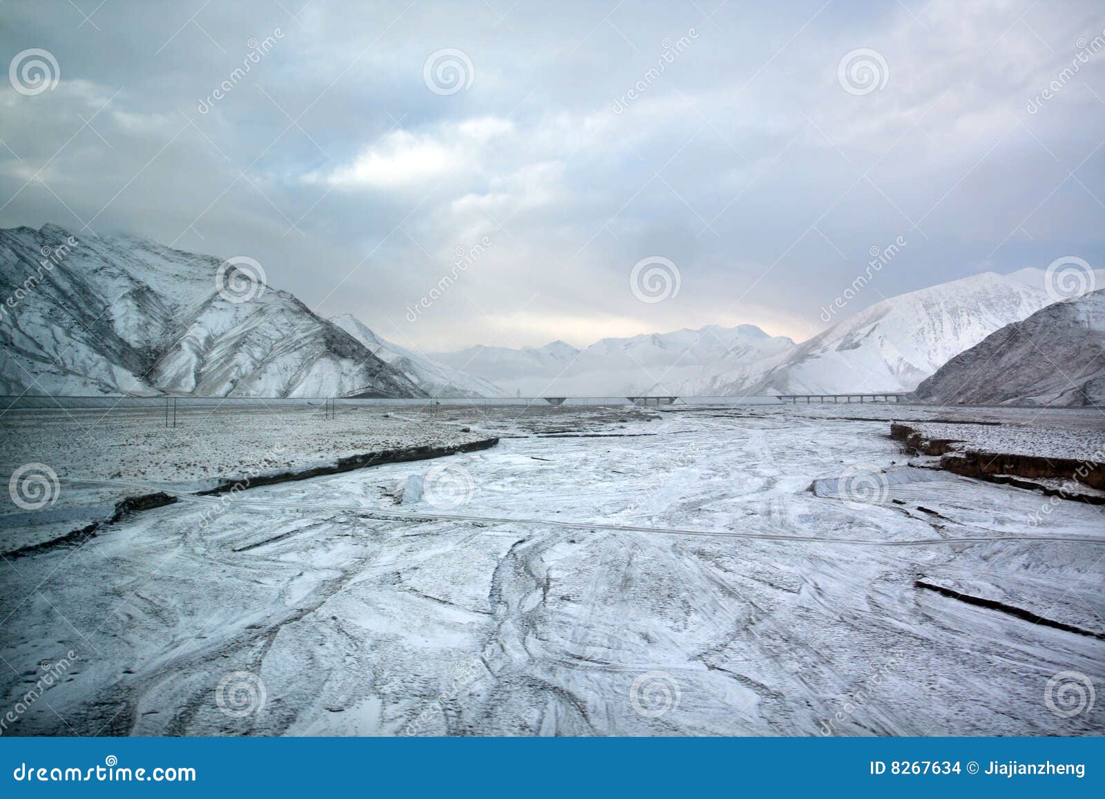 Ice and Snow Tibetan Plateau Stock Photo - Image of lookout, cloud: 8267634