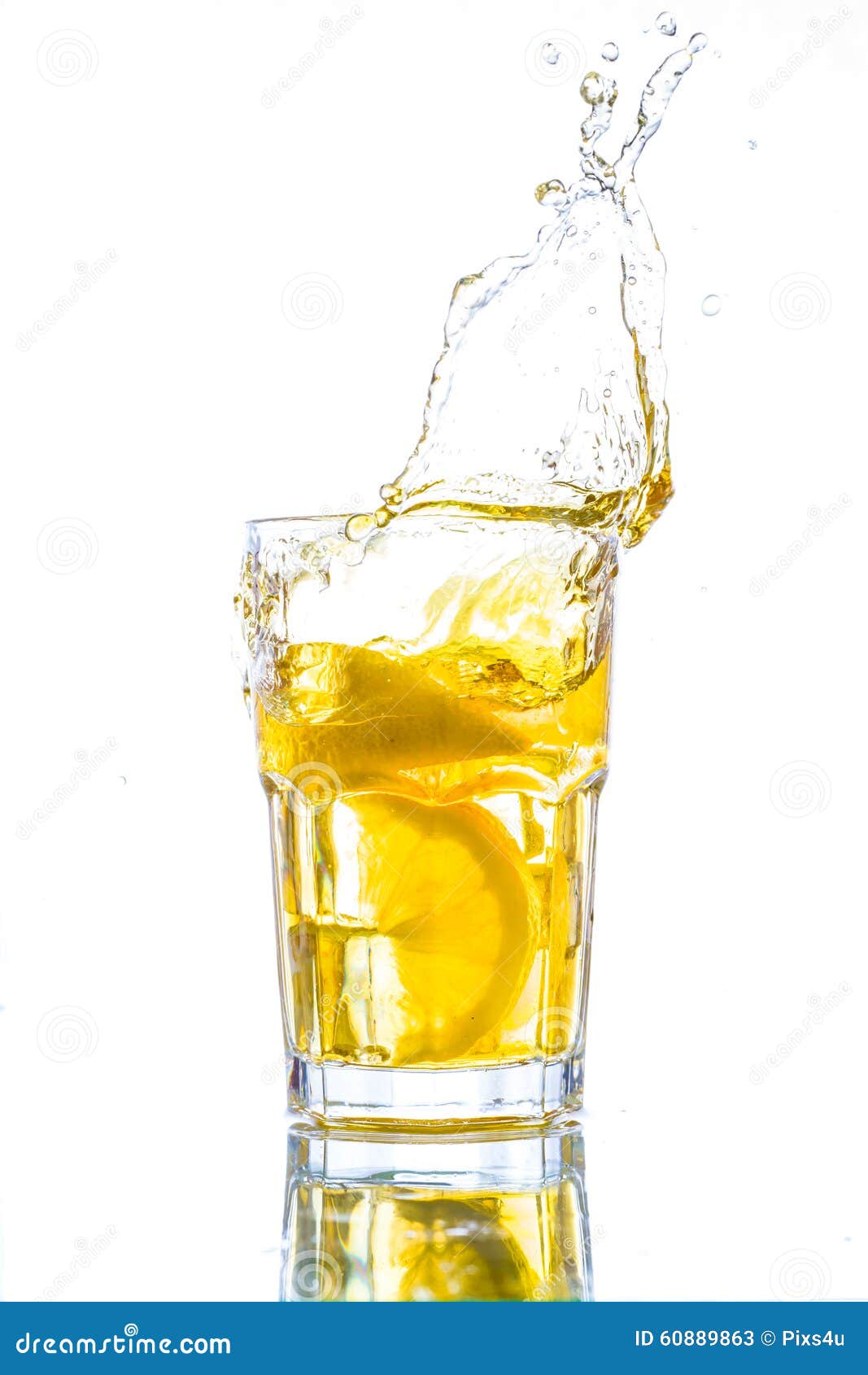 Ice tea with lemon splash stock image. Image of brown - 60889863