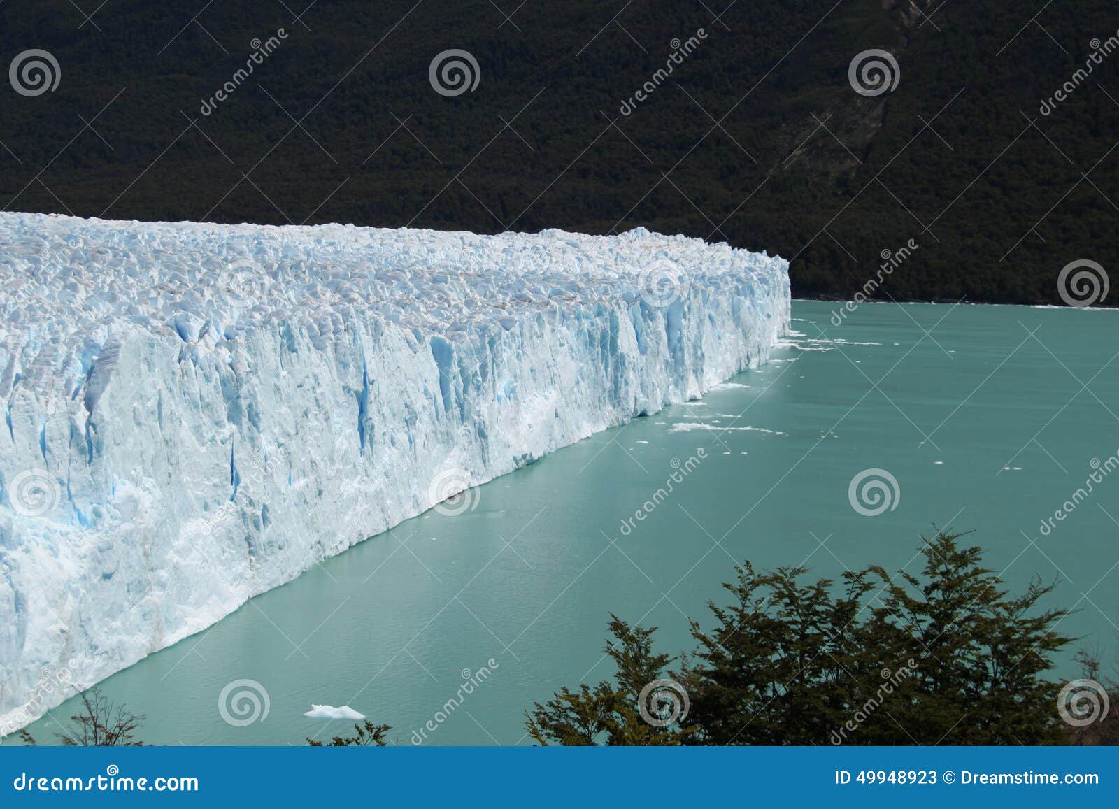 Ice wall on blue lake stock image. Image of turquoise - 49948923
