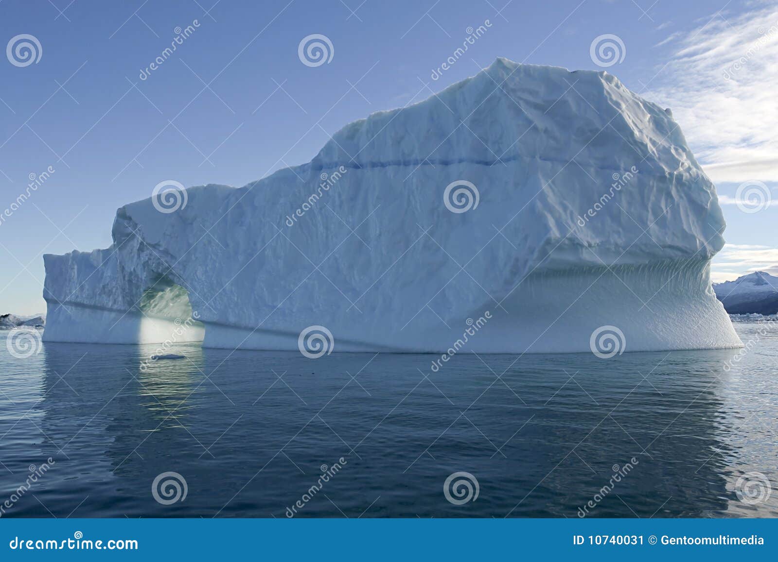 Iceberg imagen de archivo. Imagen de agua, congelado - 10740031