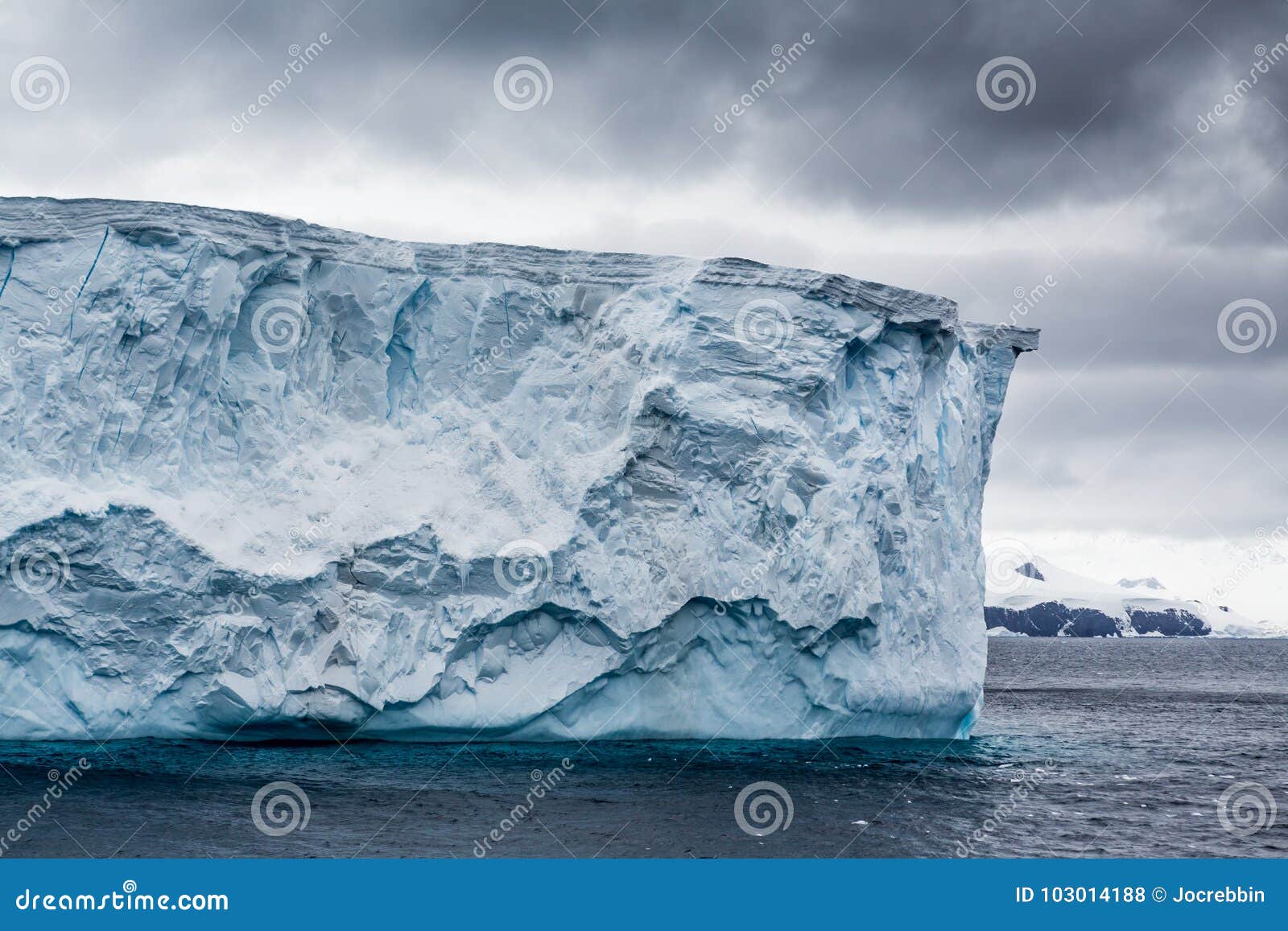 Iceberg Do Tampo Da Mesa Da Geleira Foto de Stock - Imagem de curso ...
