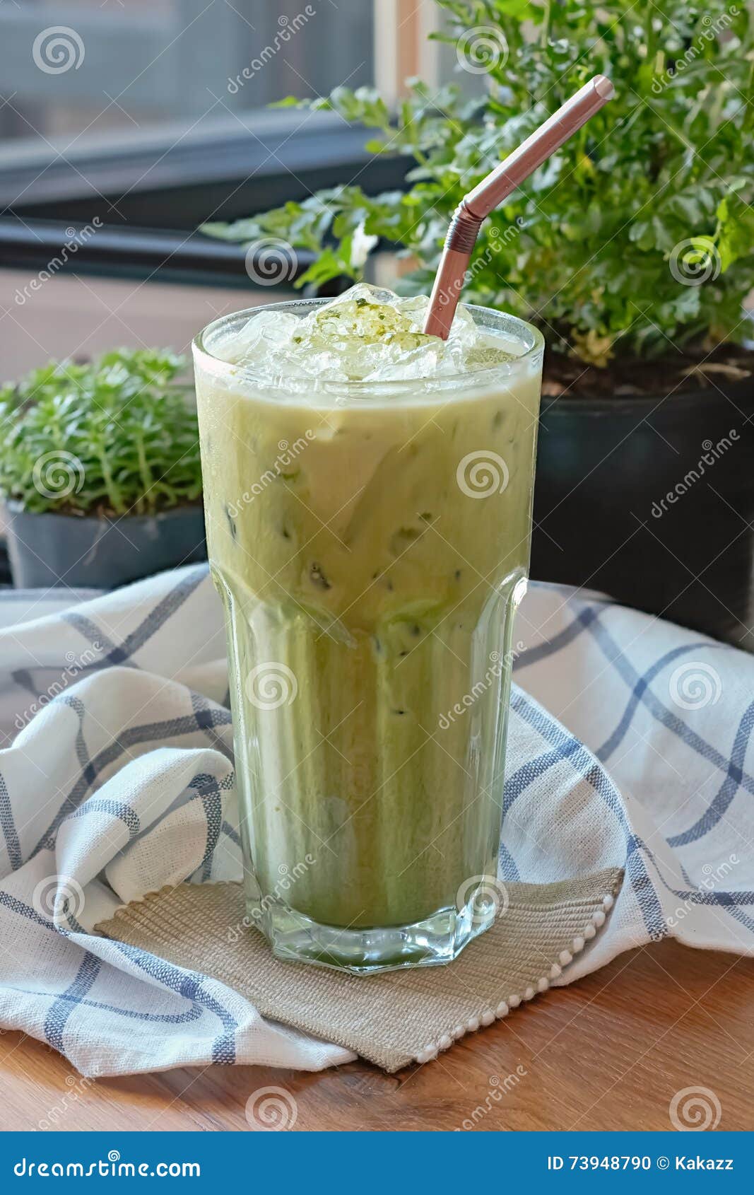 Iced Matcha And Espresso Fusion Coffee. Iced Matcha And Espresso Latte ...