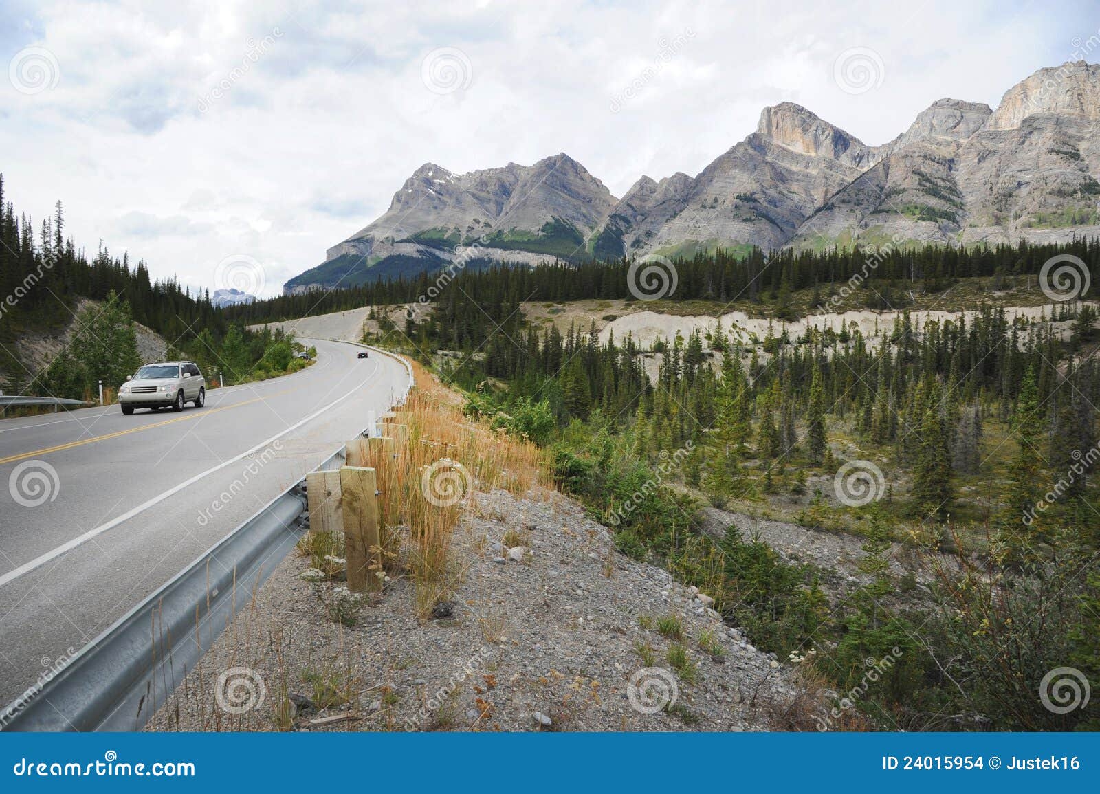 Icefields Highway in Jasper National Park Stock Photo - Image of ...