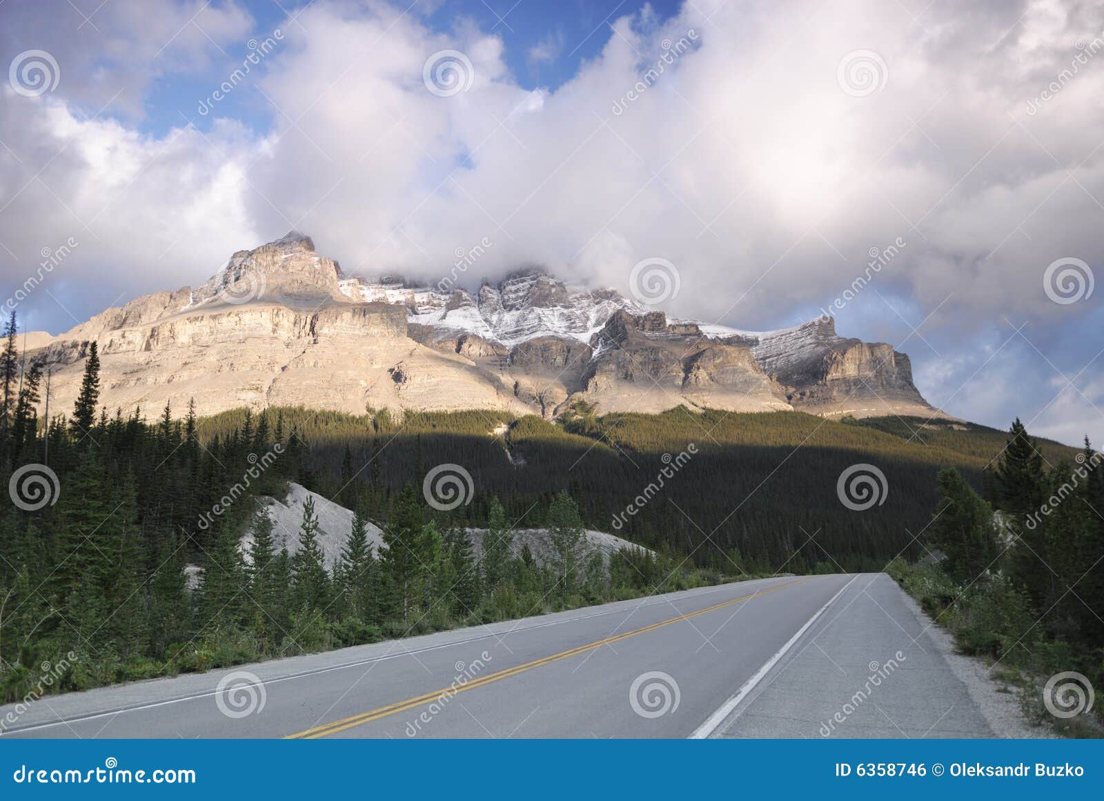 Icefields Parkway in Canadian Rockies Stock Photo - Image of scenic ...