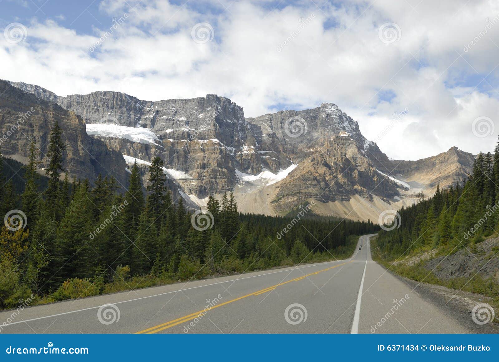 Icefields Parkway in Canadian Rockies Stock Photo - Image of alberta ...
