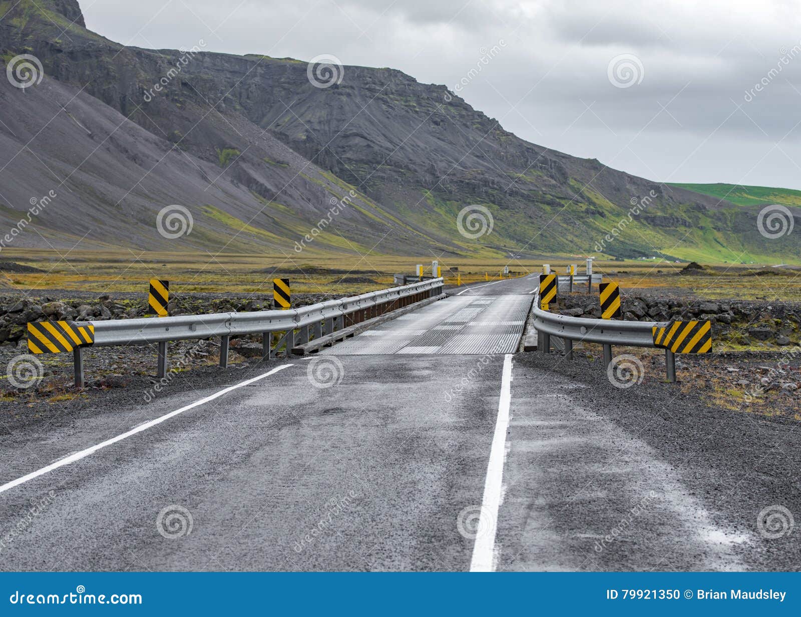 Icelandic one-way bridge stock photo. Image of travel - 79921350