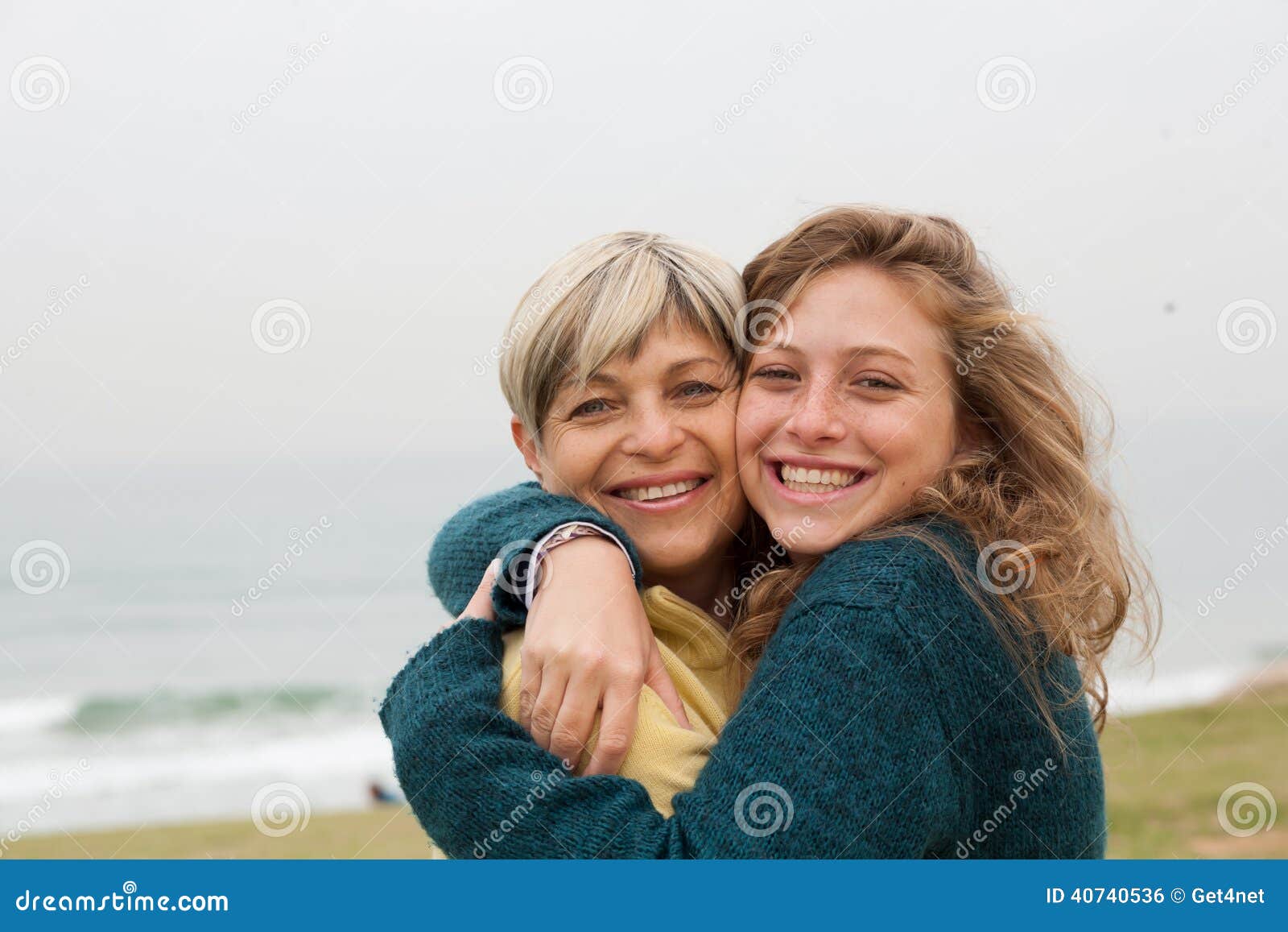 Ich Liebe Meine Mutter so Sehr! Stockfoto - Bild von fällig, beiläufig ...