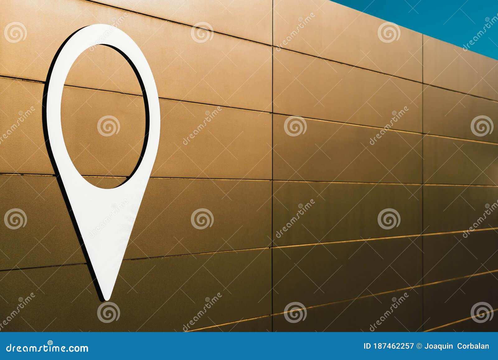 Icon Real Empty Map Pin on an Empty Wall, Copy Space Stock Image ...
