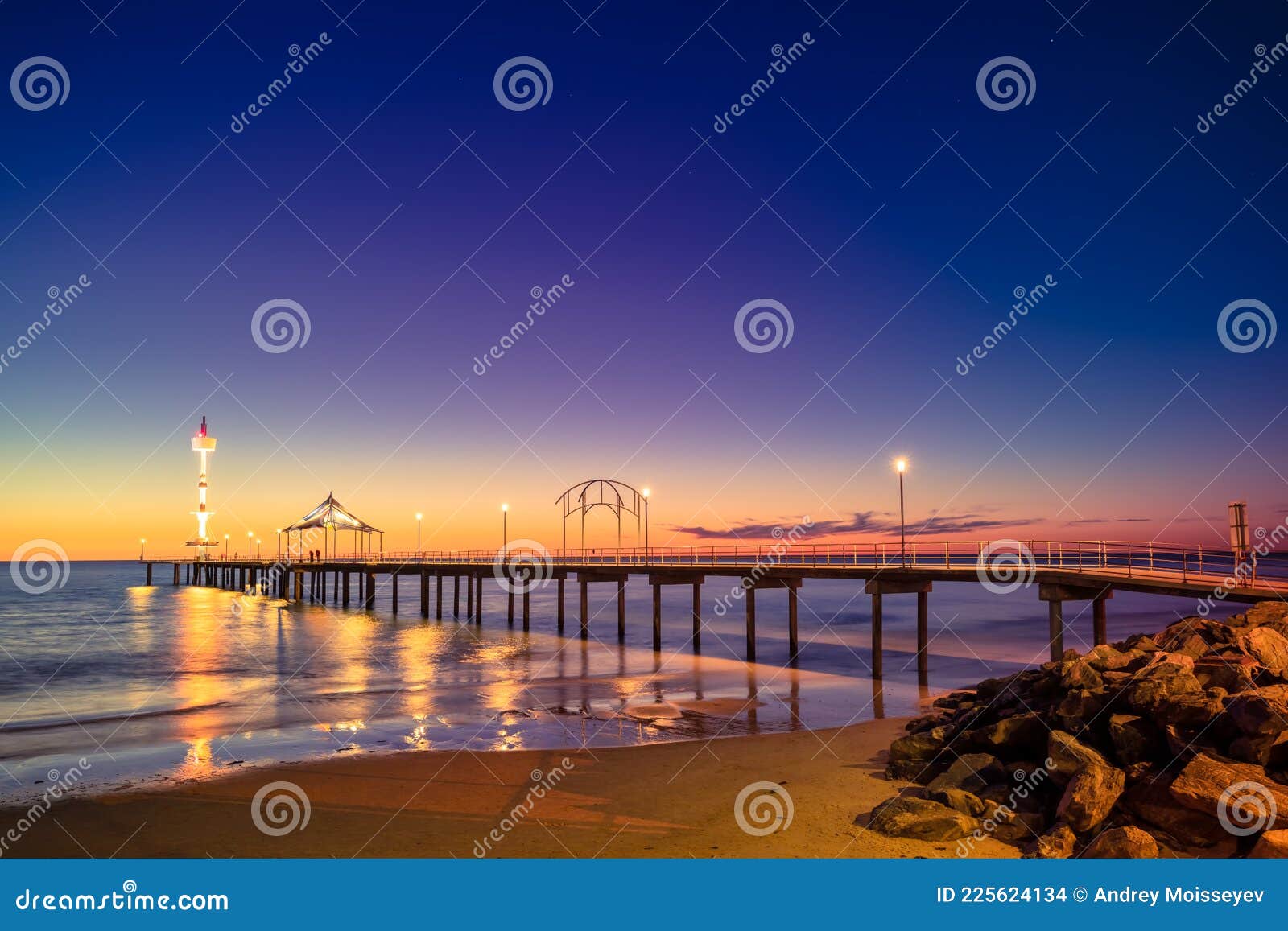 Iconic Brighton Beach Foreshore with Jetty Stock Photo - Image of jetty ...