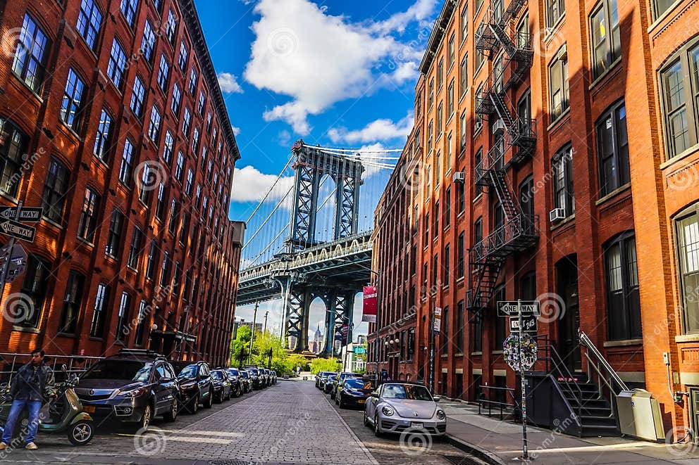 Iconic Manhattan Bridge and Empire State Building View from Washington ... Iconic Manhattan Bridge and Empire State Building View from Washington ...