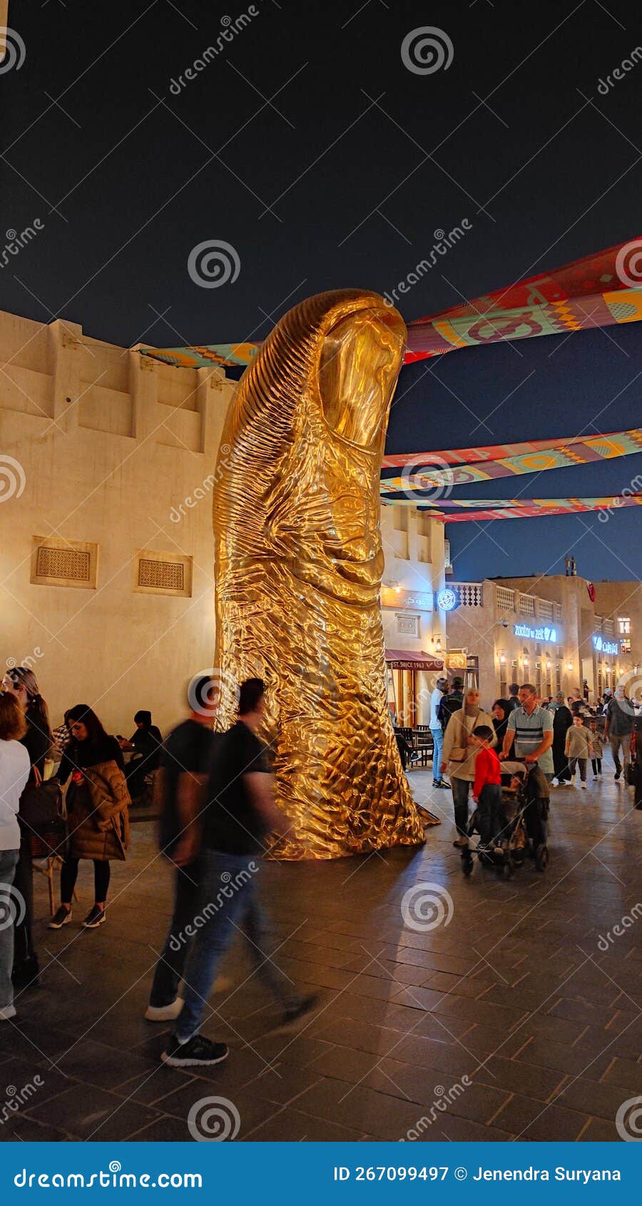 Iconic Monument in the Middle of One of the Best Places in Qatar ...