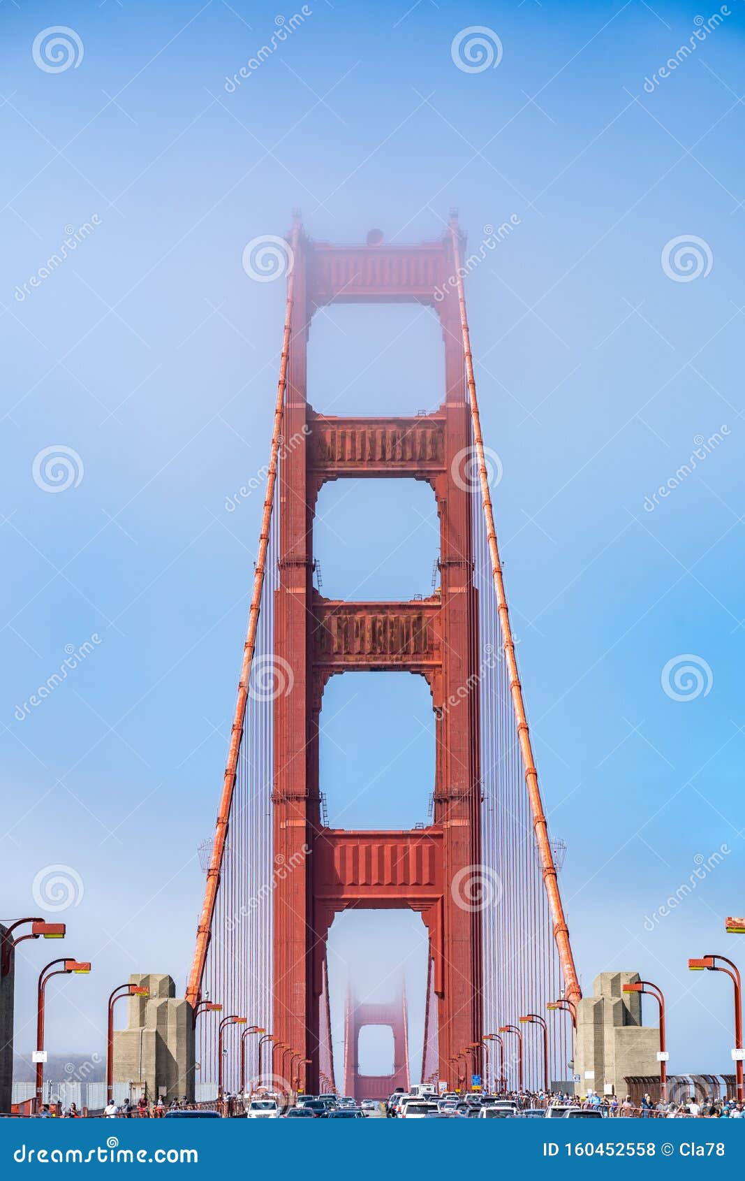 Iconic View of Golden Gate Bridge in San Francisco Editorial Stock ...