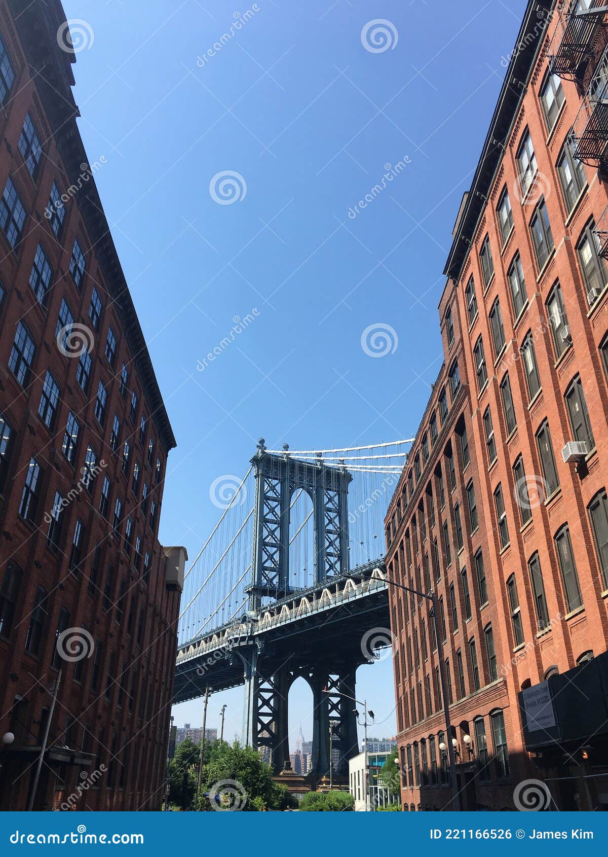 Iconic View of the Manhattan Bridge from Dumbo Editorial Photo - Image ...