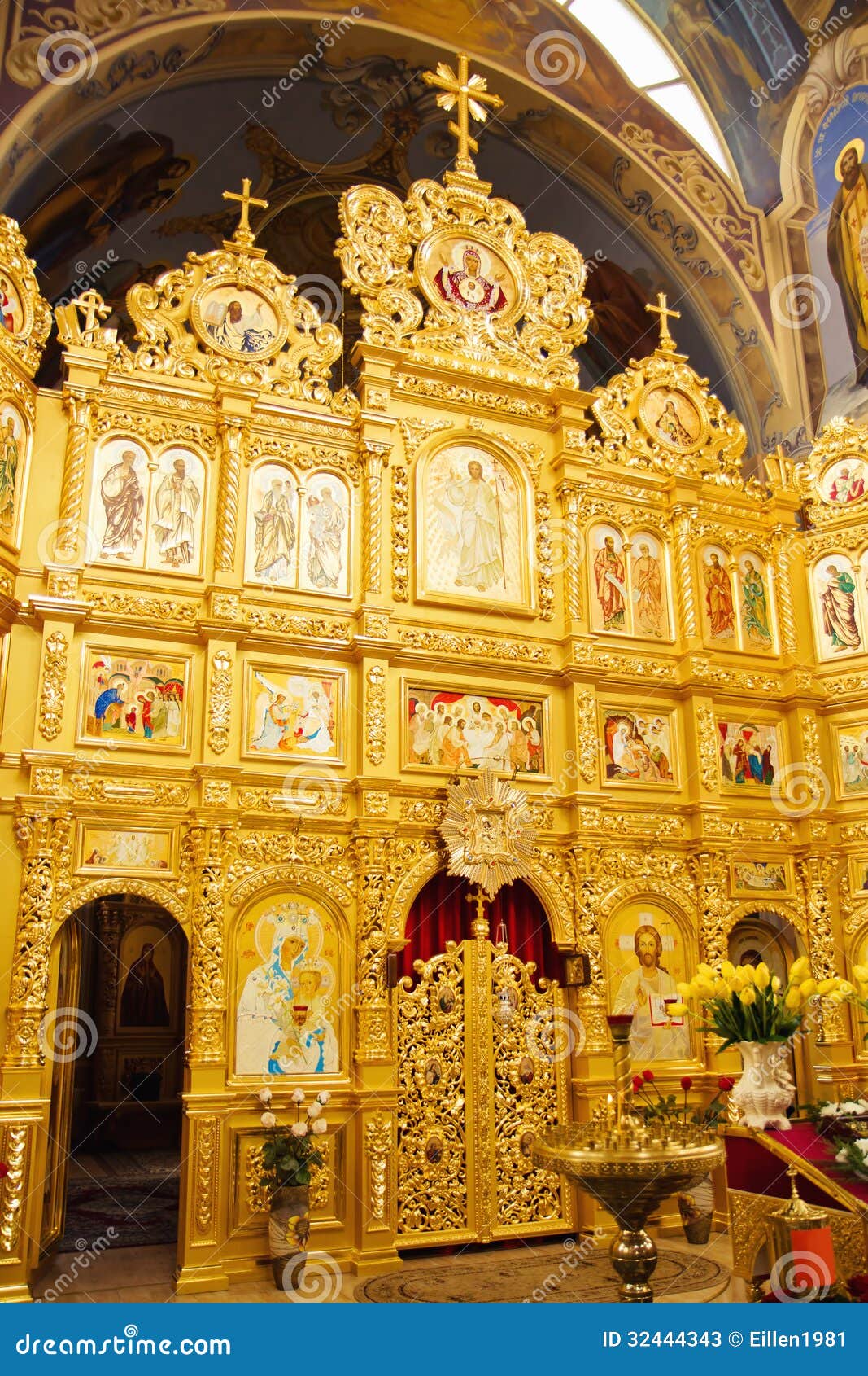 Iconostasi in Chiesa Ortodossa Immagine Stock - Immagine di altare ... Iconostasi in Chiesa Ortodossa Immagine Stock - Immagine di altare ...